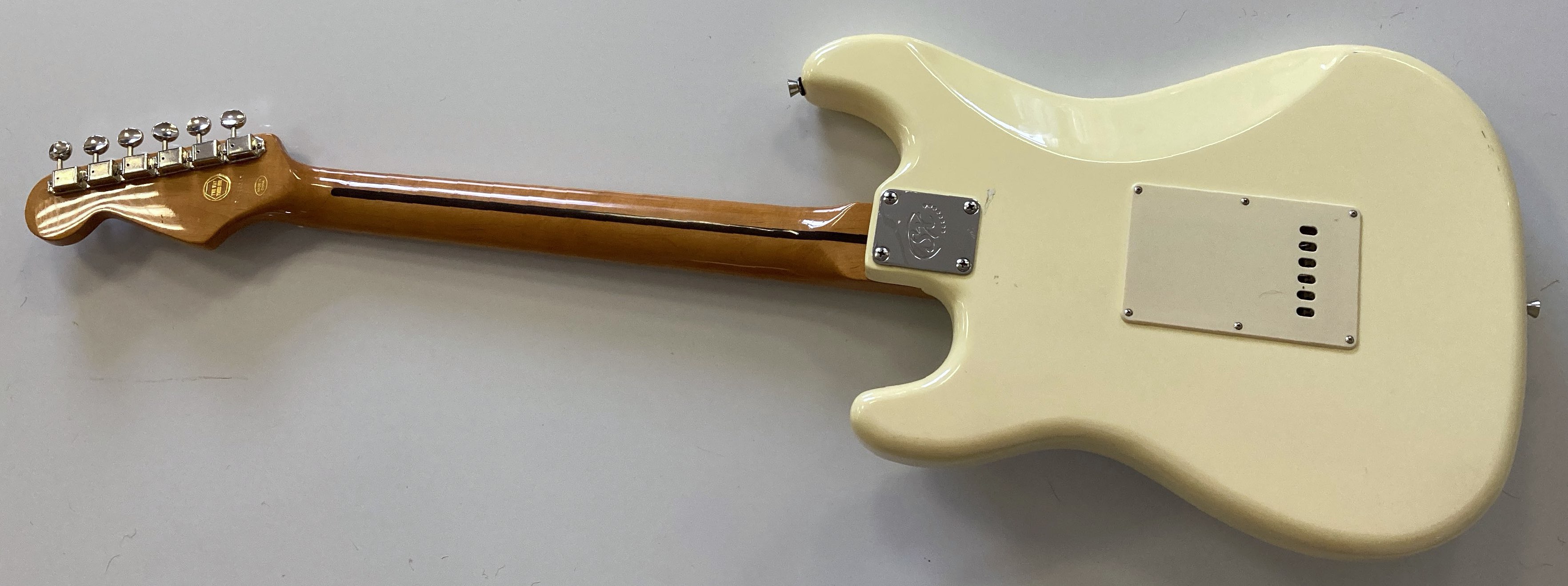 Lot 609 - HOZIER OWNED, USED AND SIGNED ELECTRIC