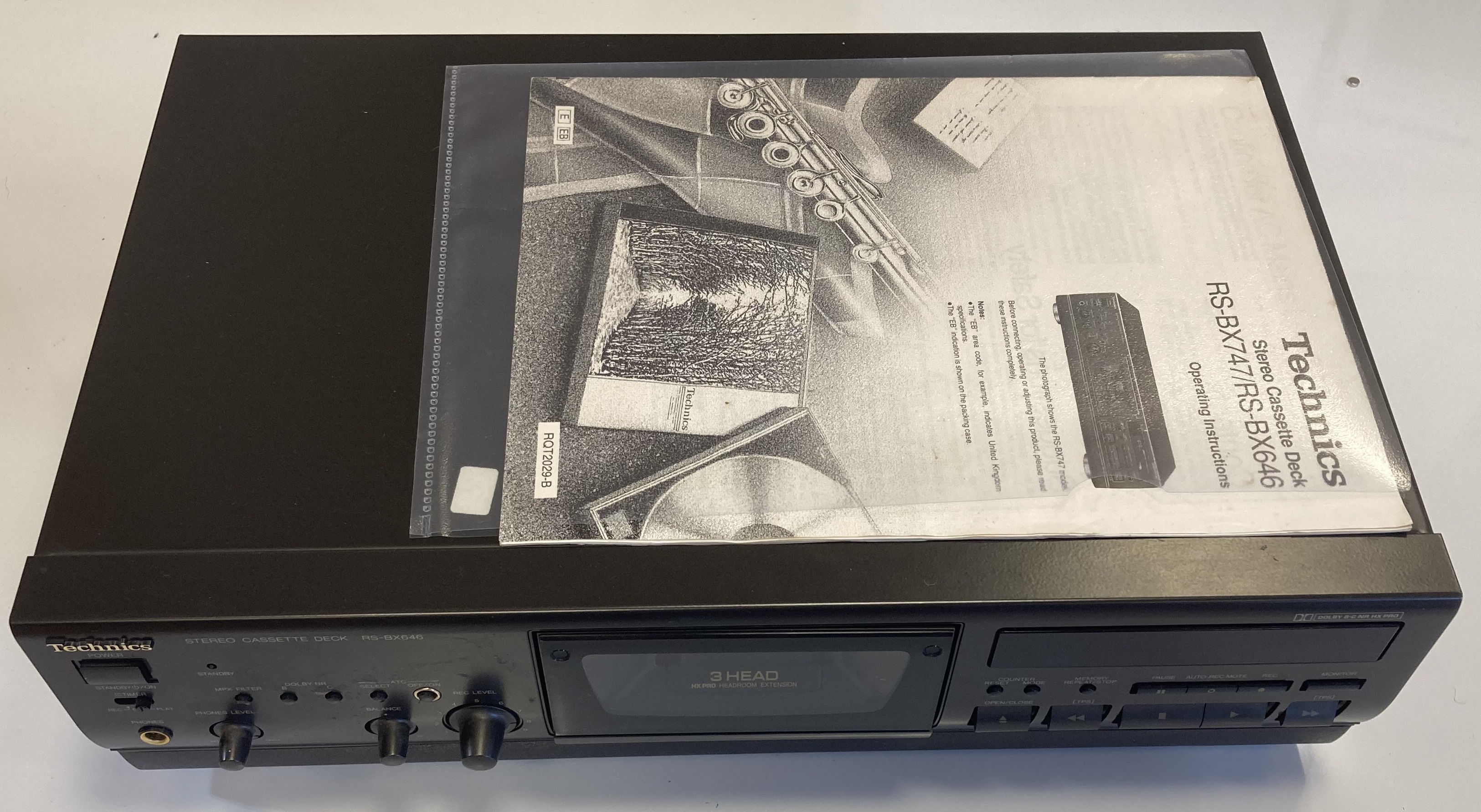 Lot 2 - THORENS TURNTABLE AND TECHNICS CASSETTE DECK