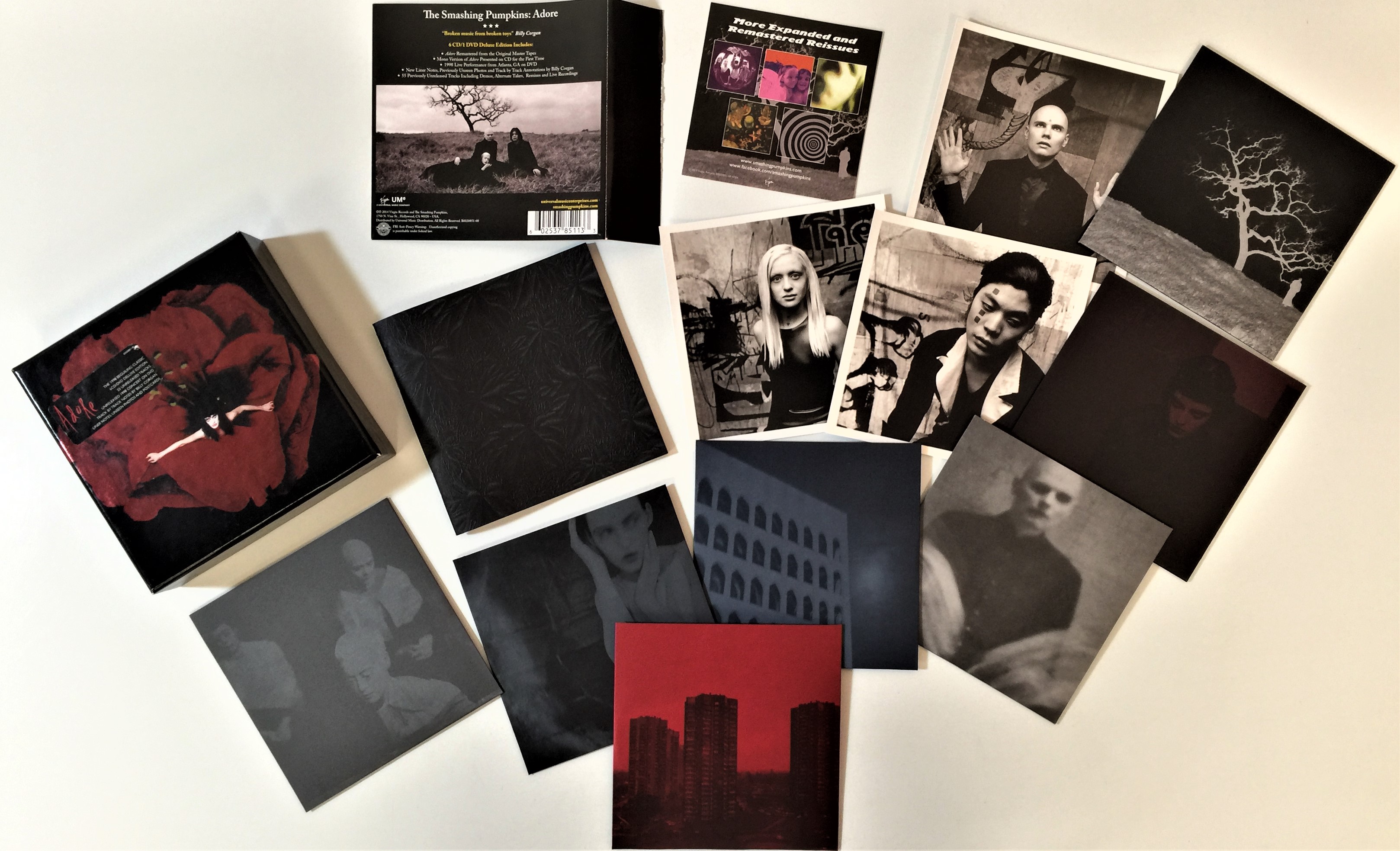 Lot 503 - THE SMASHING PUMPKINS & RELATED