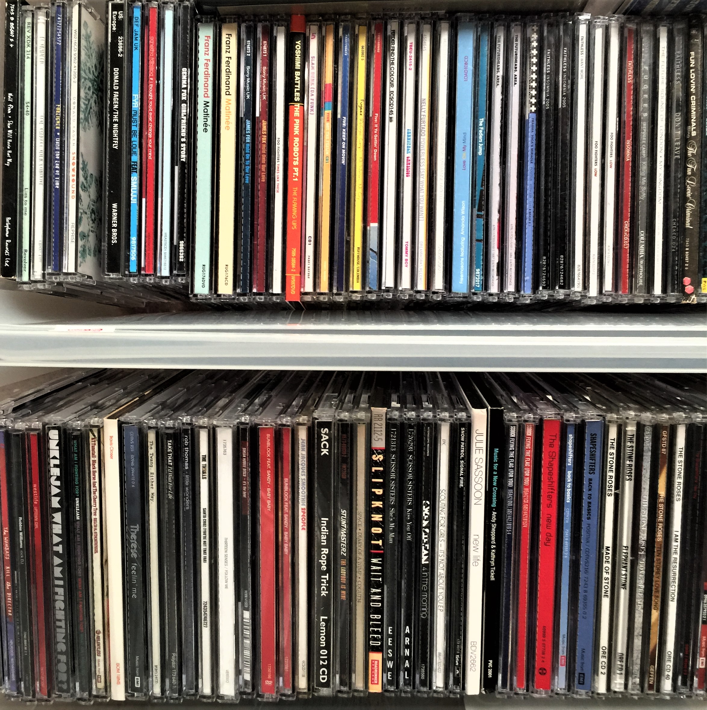 Lot 1015 - CD SINGLES - LARGE COLLECTION