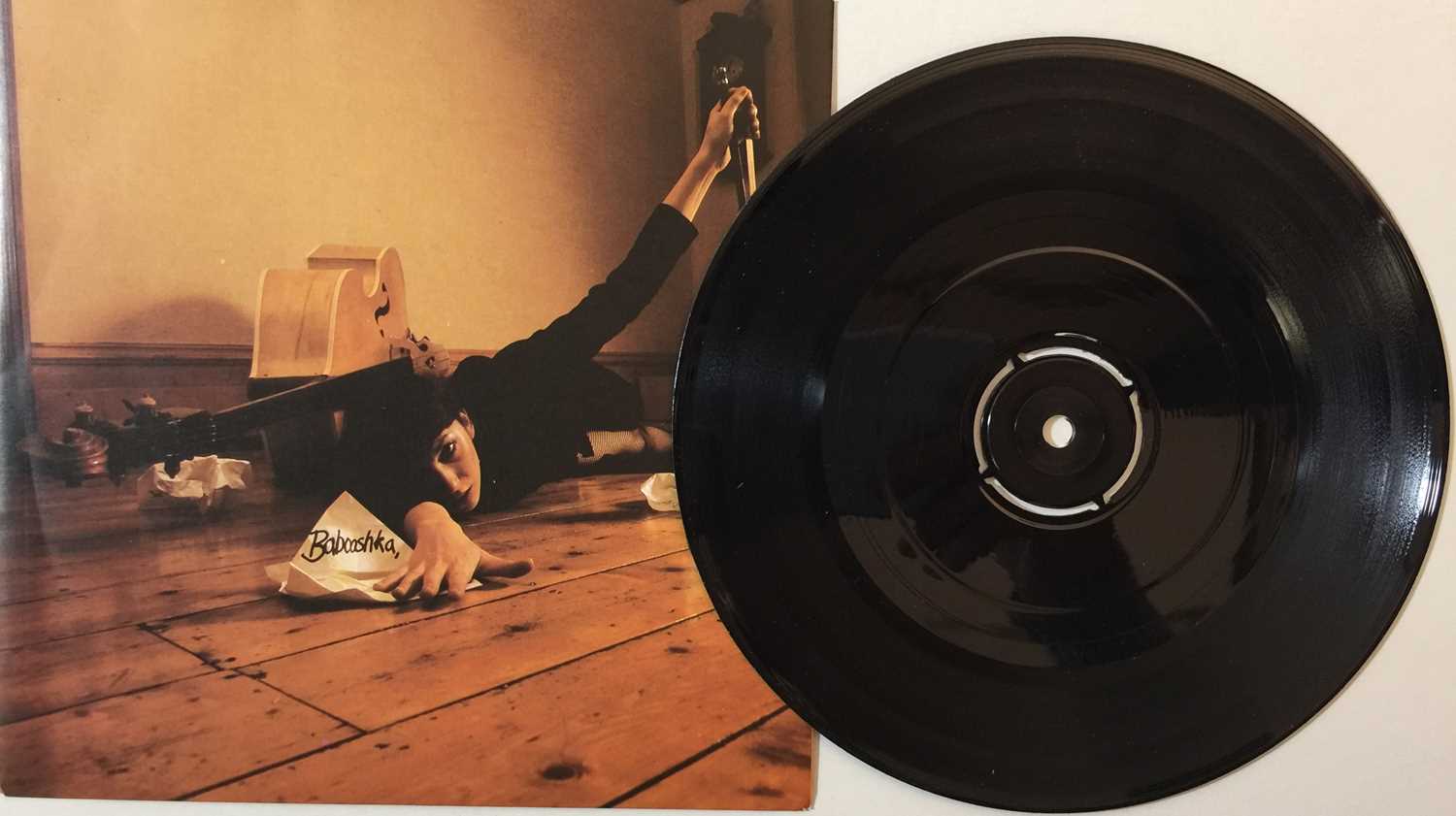 Lot 1062 - KATE BUSH - THE SINGLE FILE 1978 ~ 1983 7"