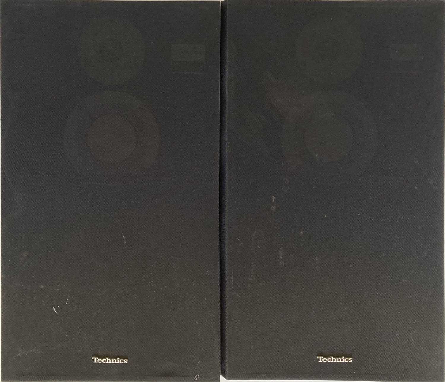 Lot 9 - TECHNICS SB-X500 SPEAKERS.