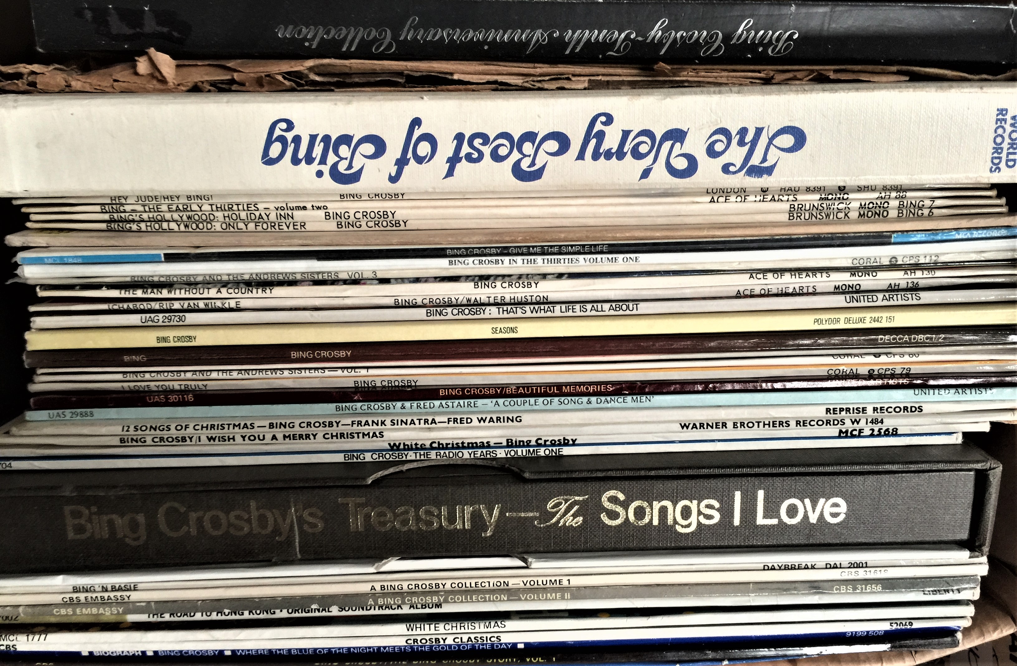 Lot 1184 - BING CROSBY - LARGE VINYL COLLECTION