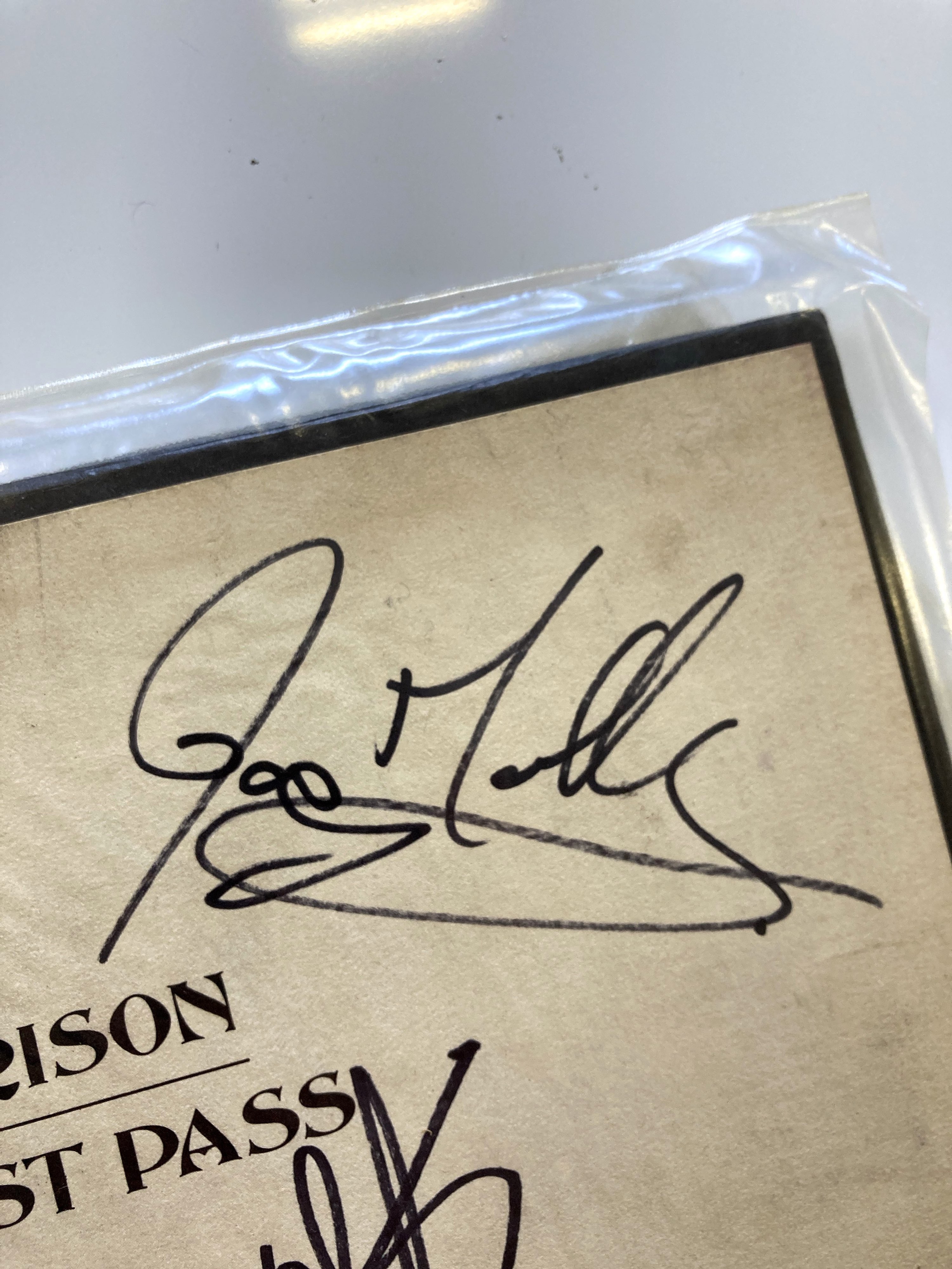Lot 336 - GEORGE HARRISON BOXSET SIGNED ITEMS.
