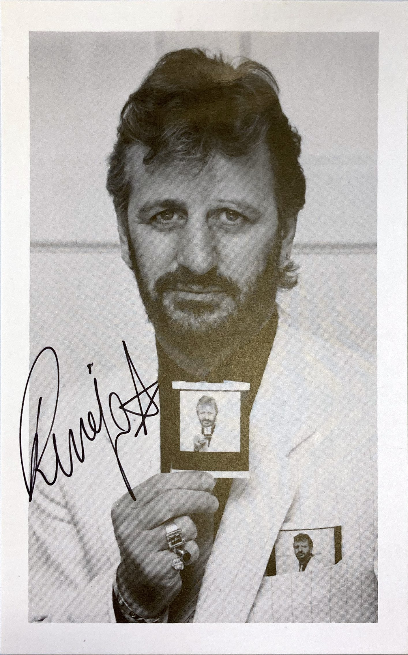 Lot 342 - RINGO STARR SIGNED POSTCARD.