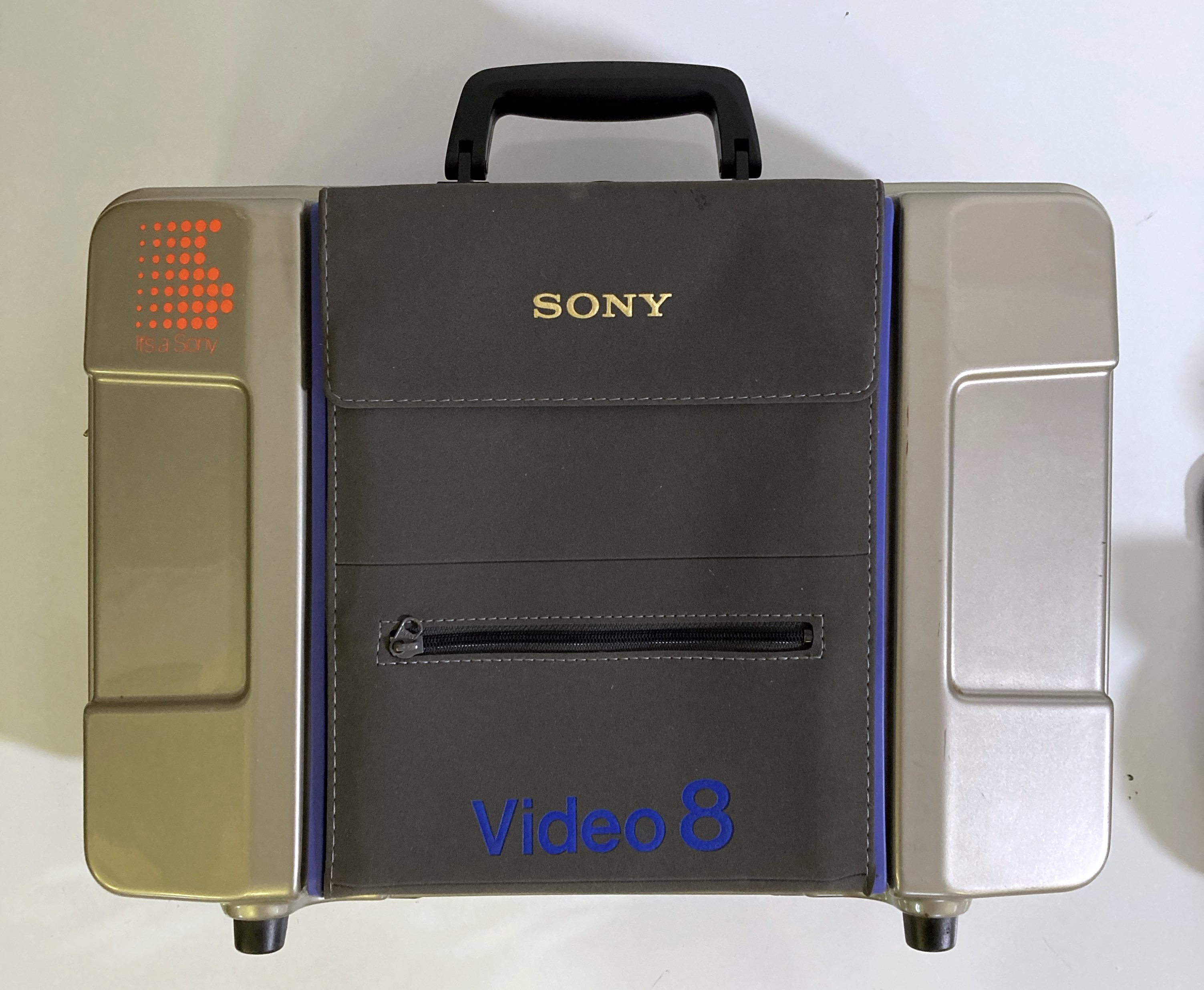 Lot 47 - SONY VIDEO 8 VIDEOCAMERA.