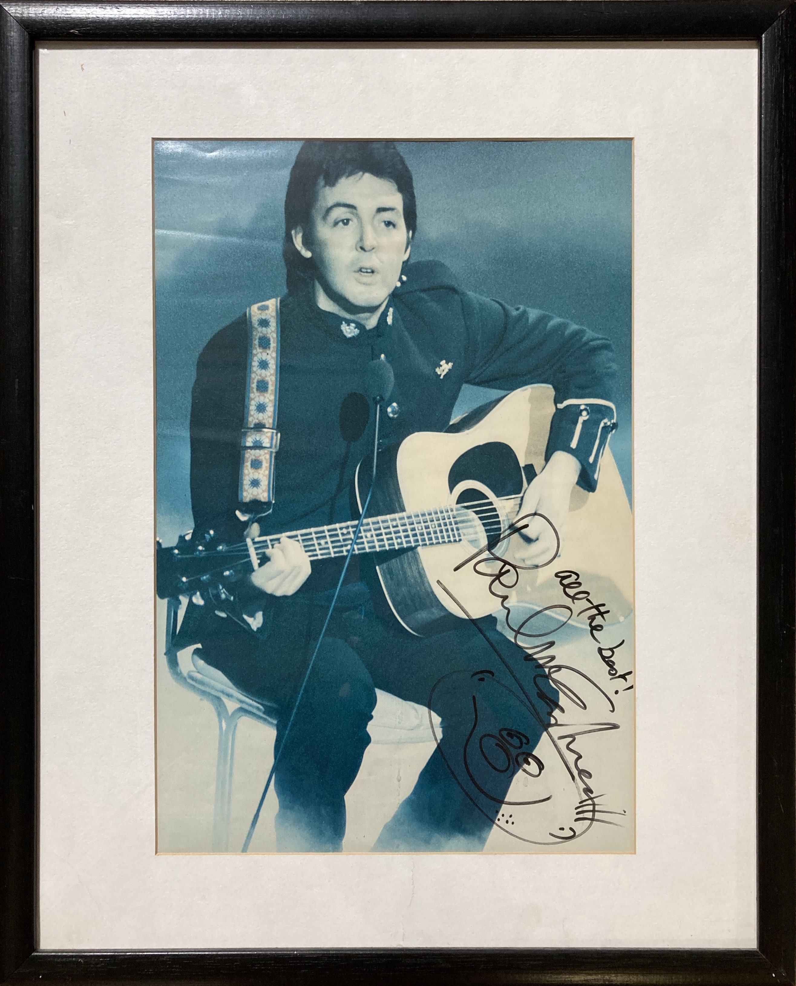 Lot 123 - PAUL MCCARTNEY AUTOGRAPH.
