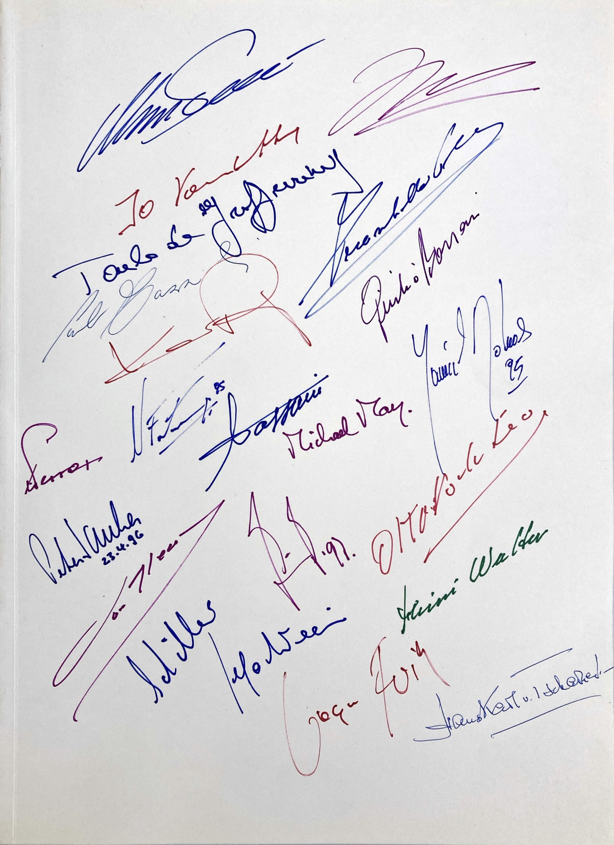 Lot 130 - MOTOR RACING - FERRARI YEARBOOK SIGNED BY
