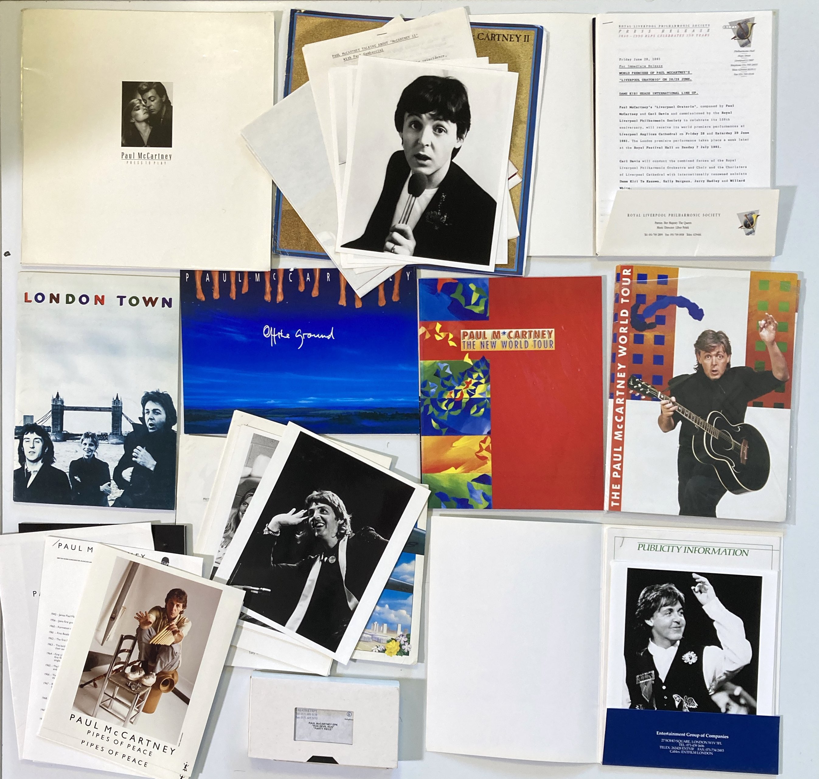 Lot 456 - PAUL MCCARTNEY / THE BEATLES PRESS PACKS.
