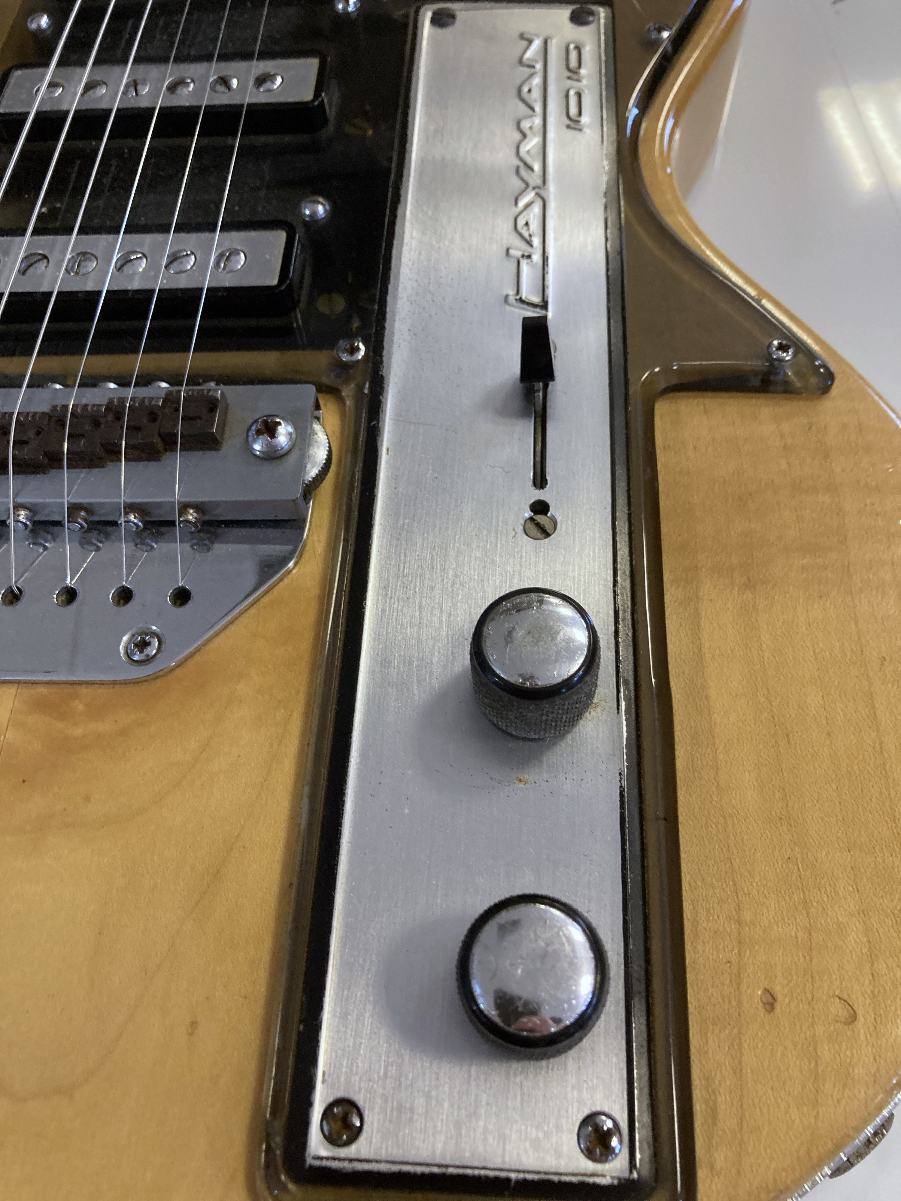 Lot 22 - 1972 HAYMAN 1010 GUITAR.