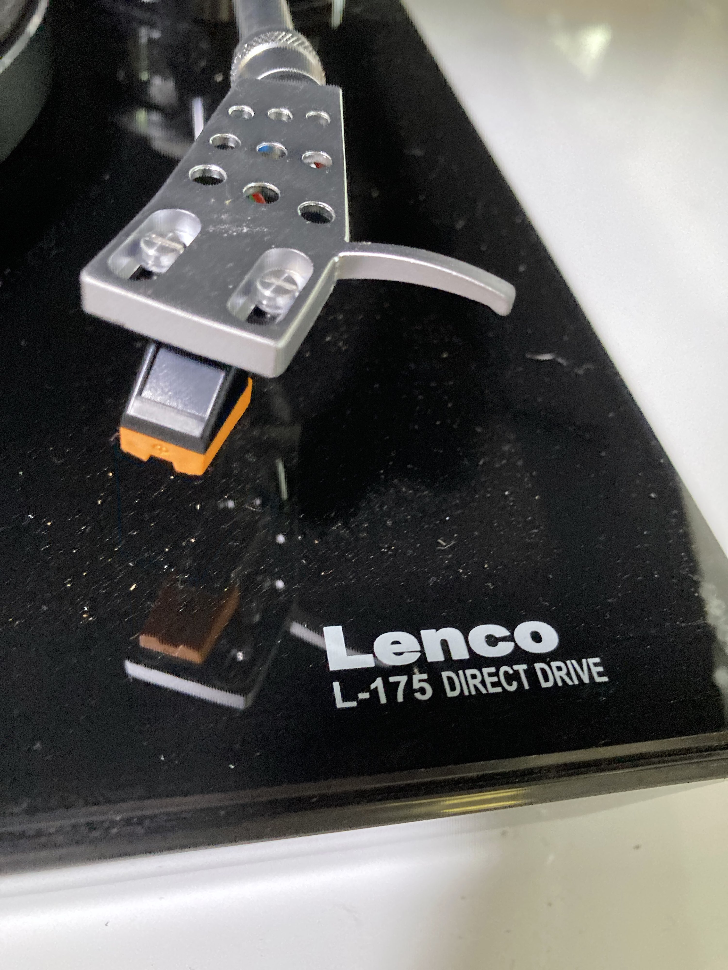 Lot 6 - LENCO L-175 TURNTABLE.