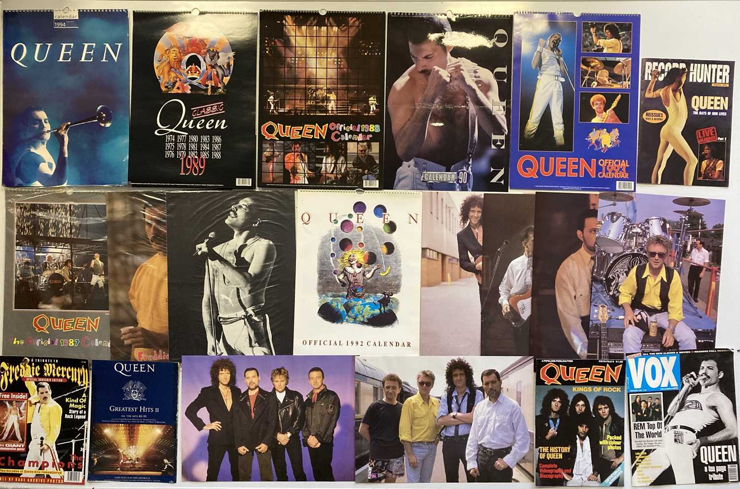 Lot 94 - QUEEN MEMORABILIA.