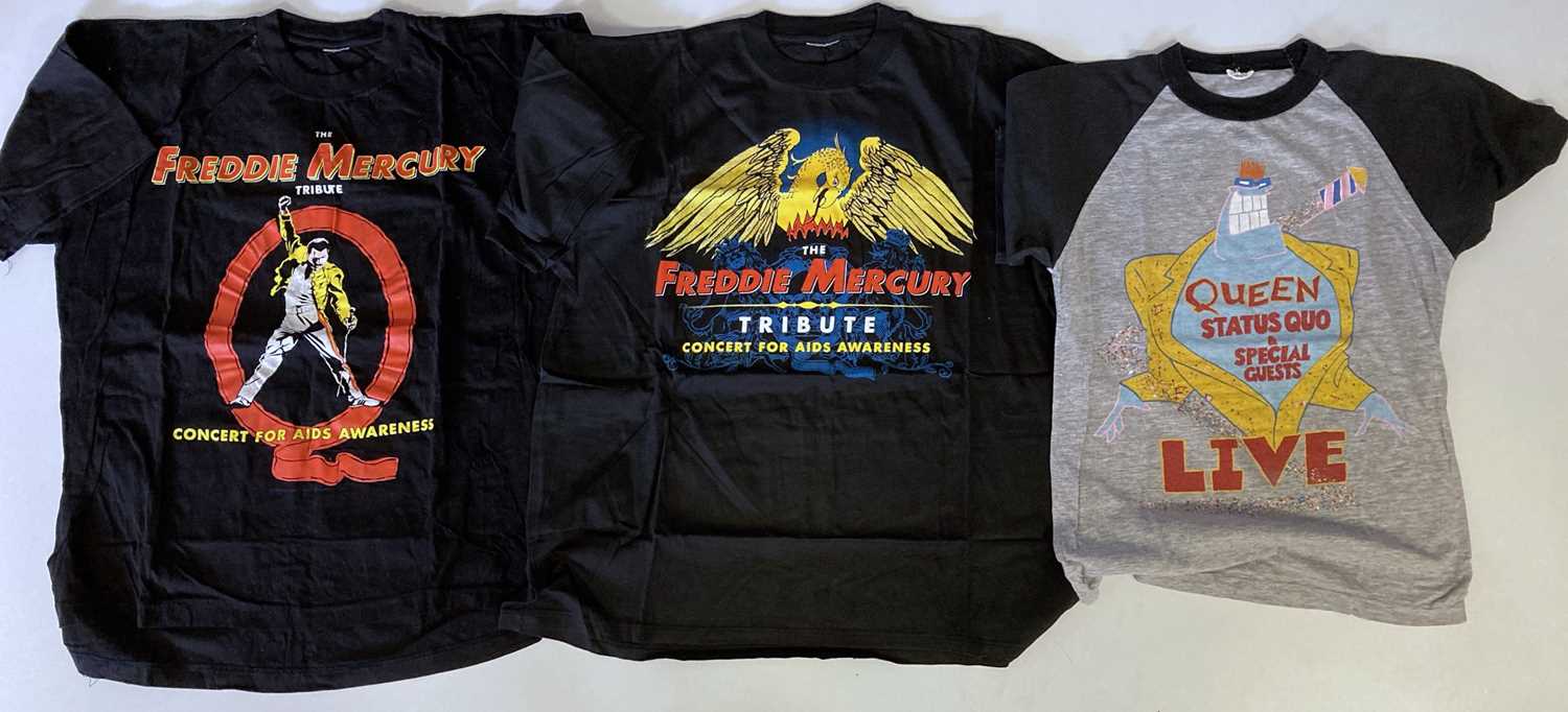 Lot 95 - QUEEN CLOTHING - CONCERT / PROMO.