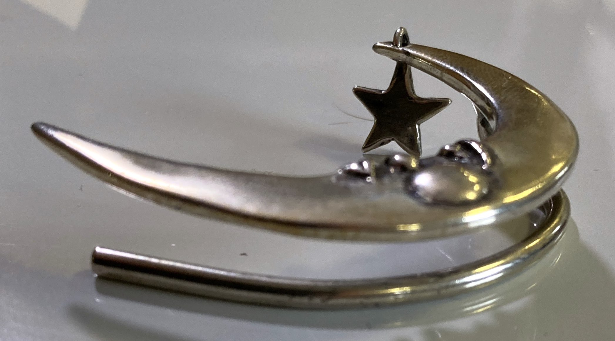 Lot 116 - PRINCE - CONCERT ISSUED EAR CUFF AND