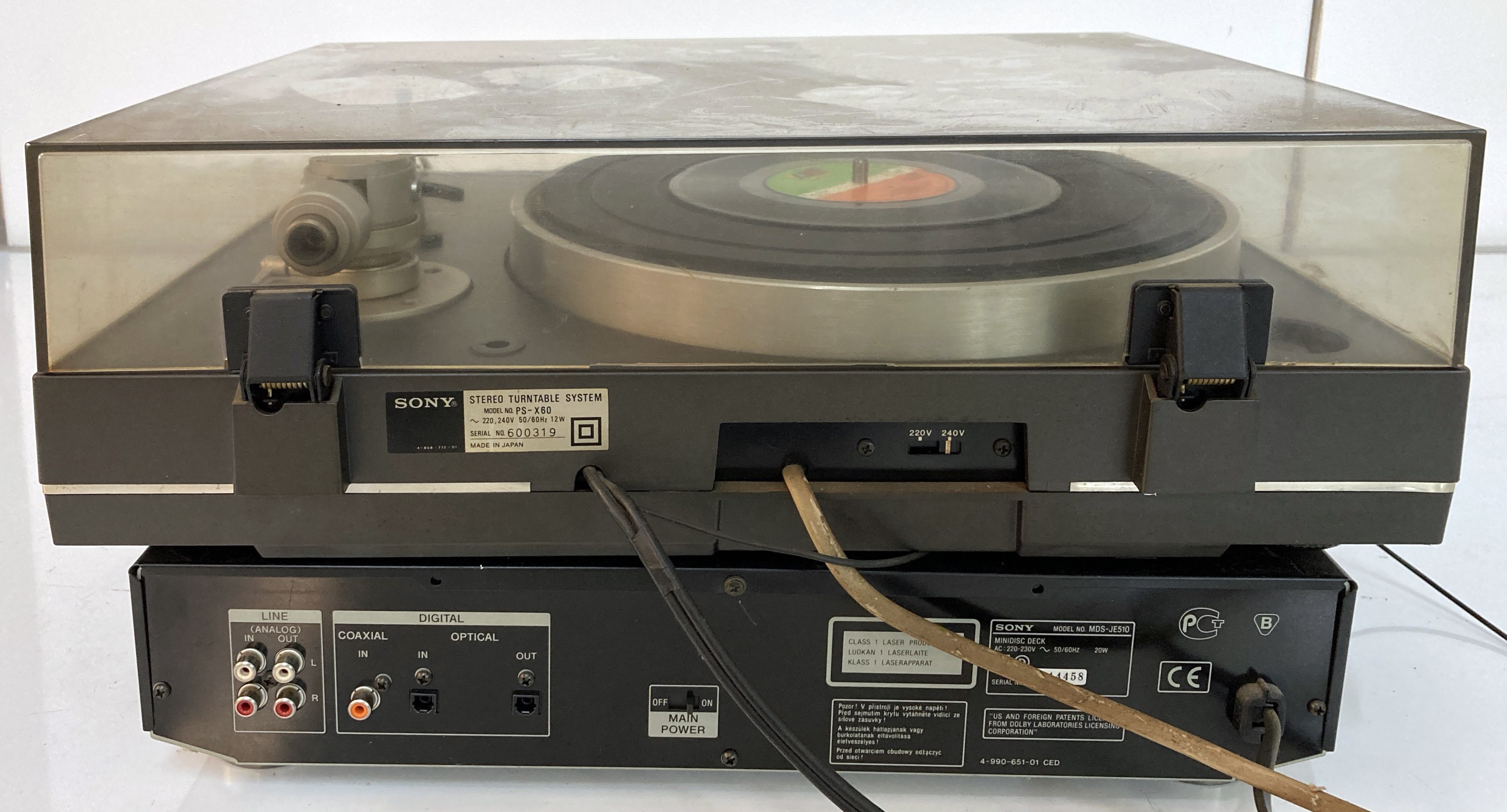 Lot 15 - SONY PS-X60 TURNTABLE AND MINIDISC PLAYER