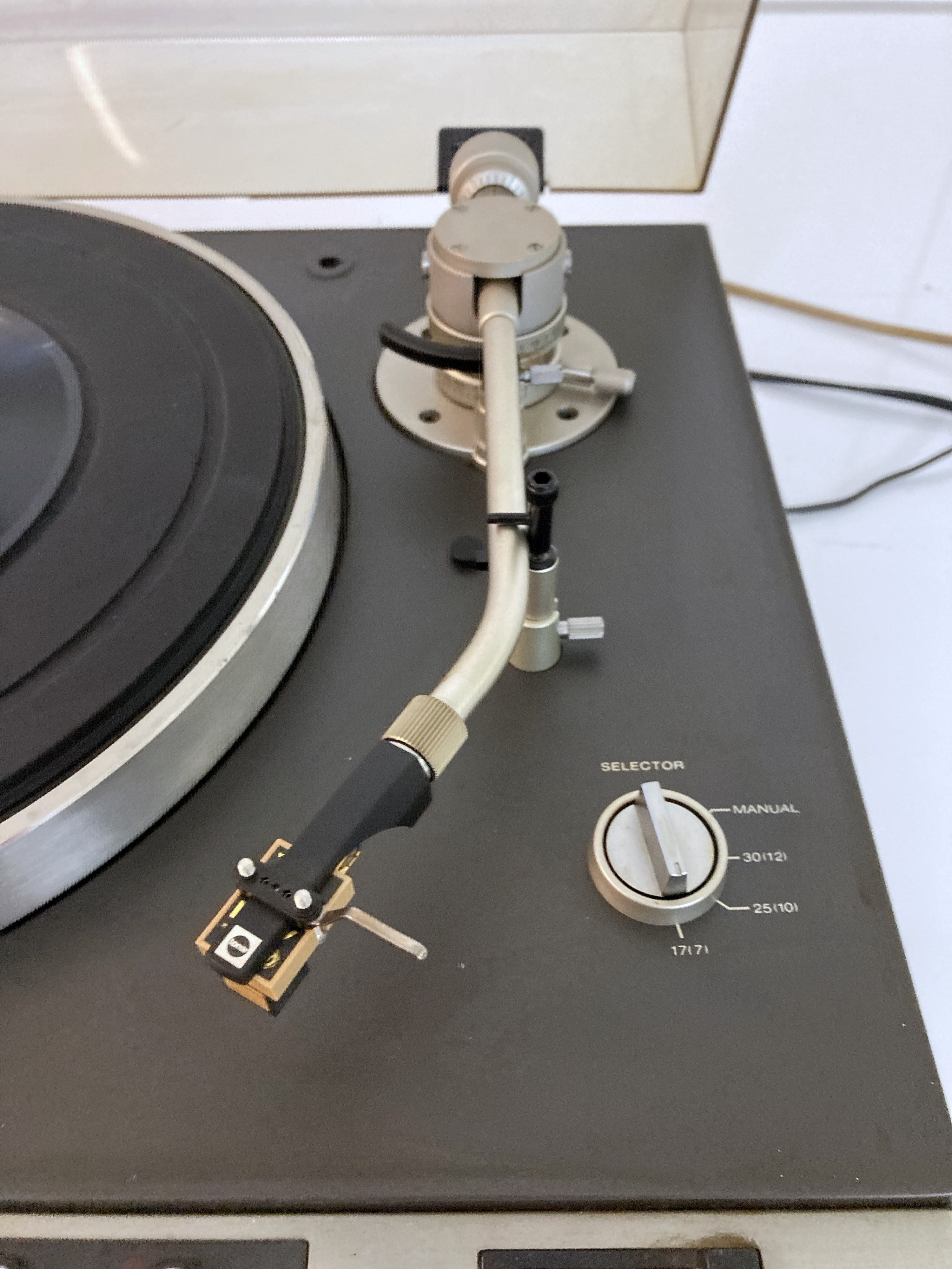 Lot 15 - SONY PS-X60 TURNTABLE AND MINIDISC PLAYER