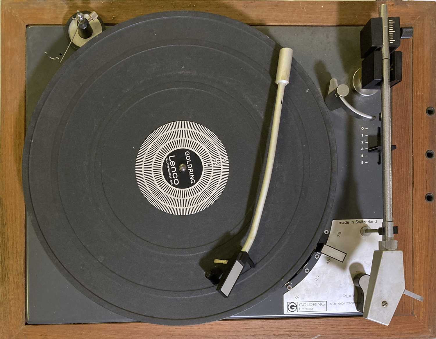 Lot 8 - GOLDRING LENCO TURNTABLE.