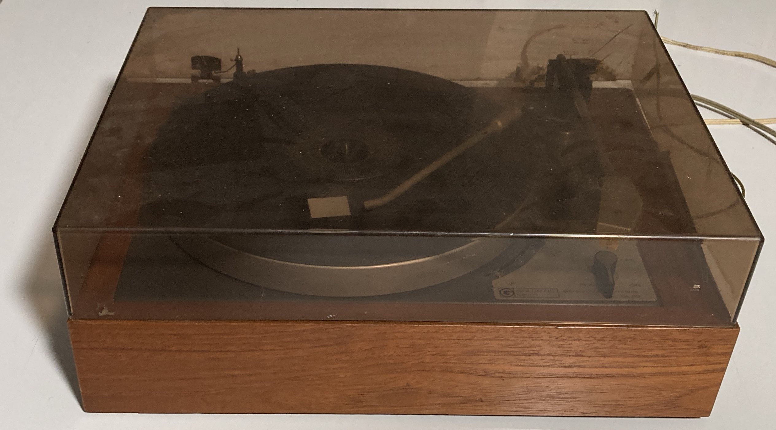 Lot 8 - GOLDRING LENCO TURNTABLE.