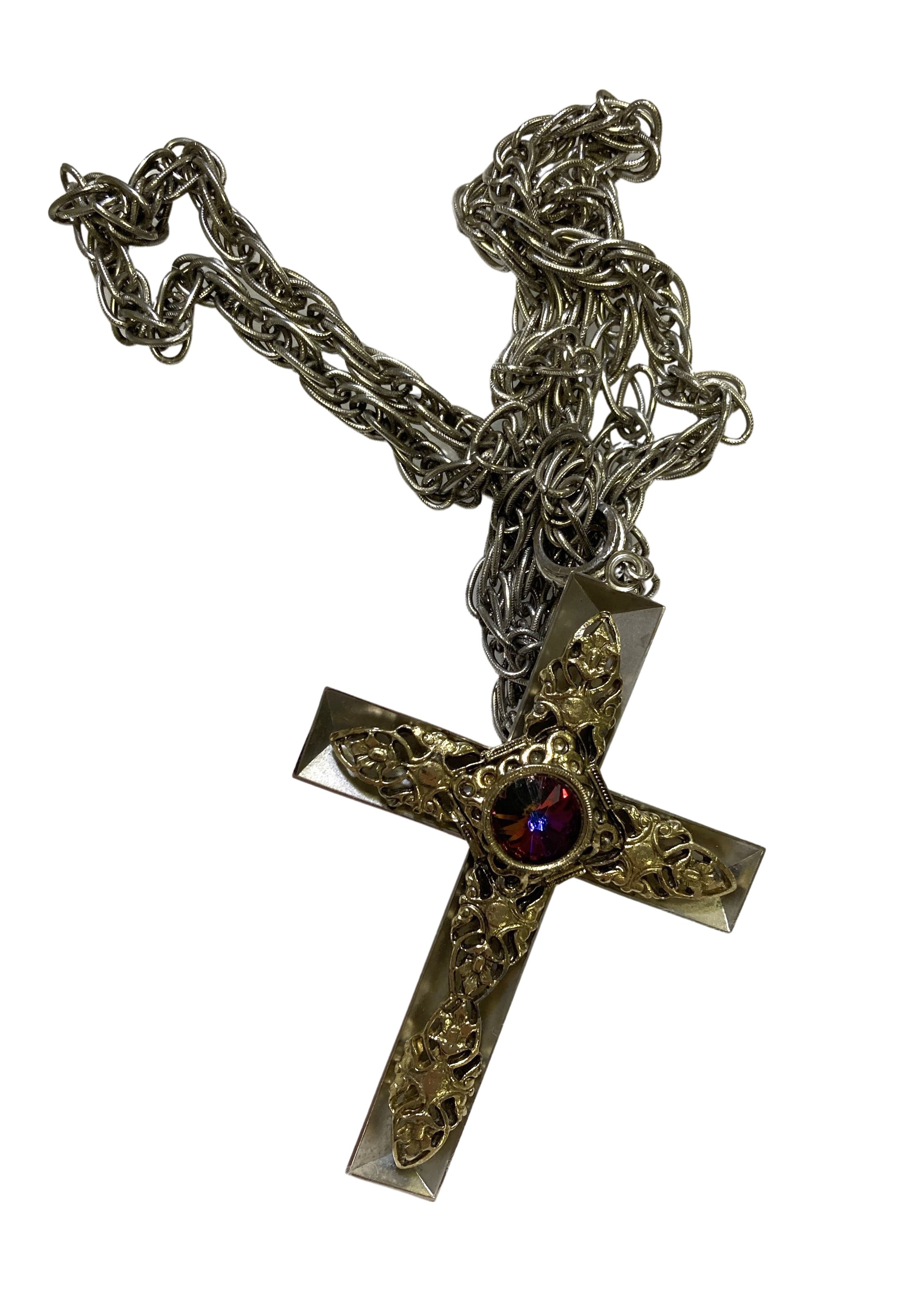 Lot 217 - ELVIS PRESLEY OWNED AND WORN SILVER CROSS