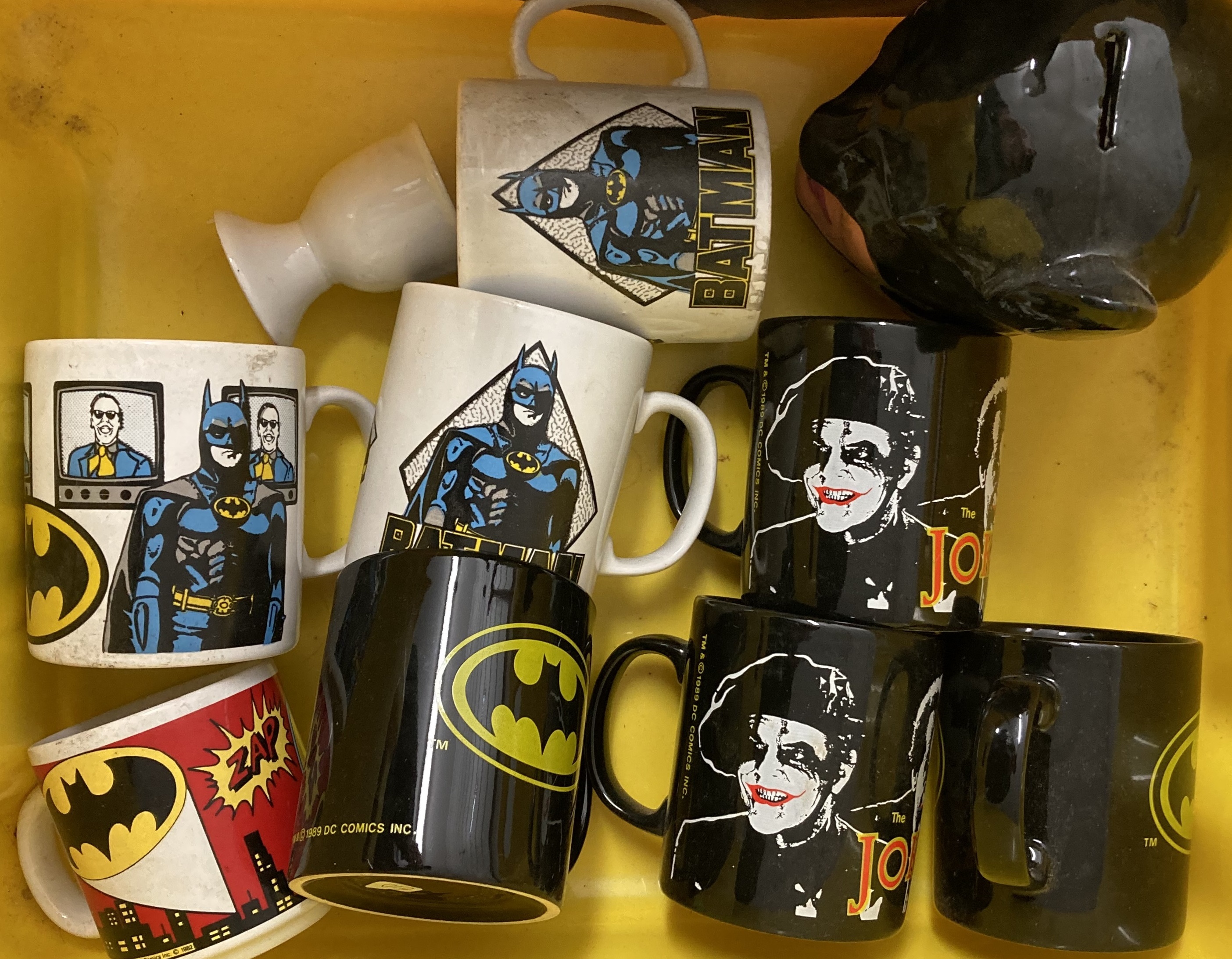 Lot 58 - MIXED BATMAN ITEMS.