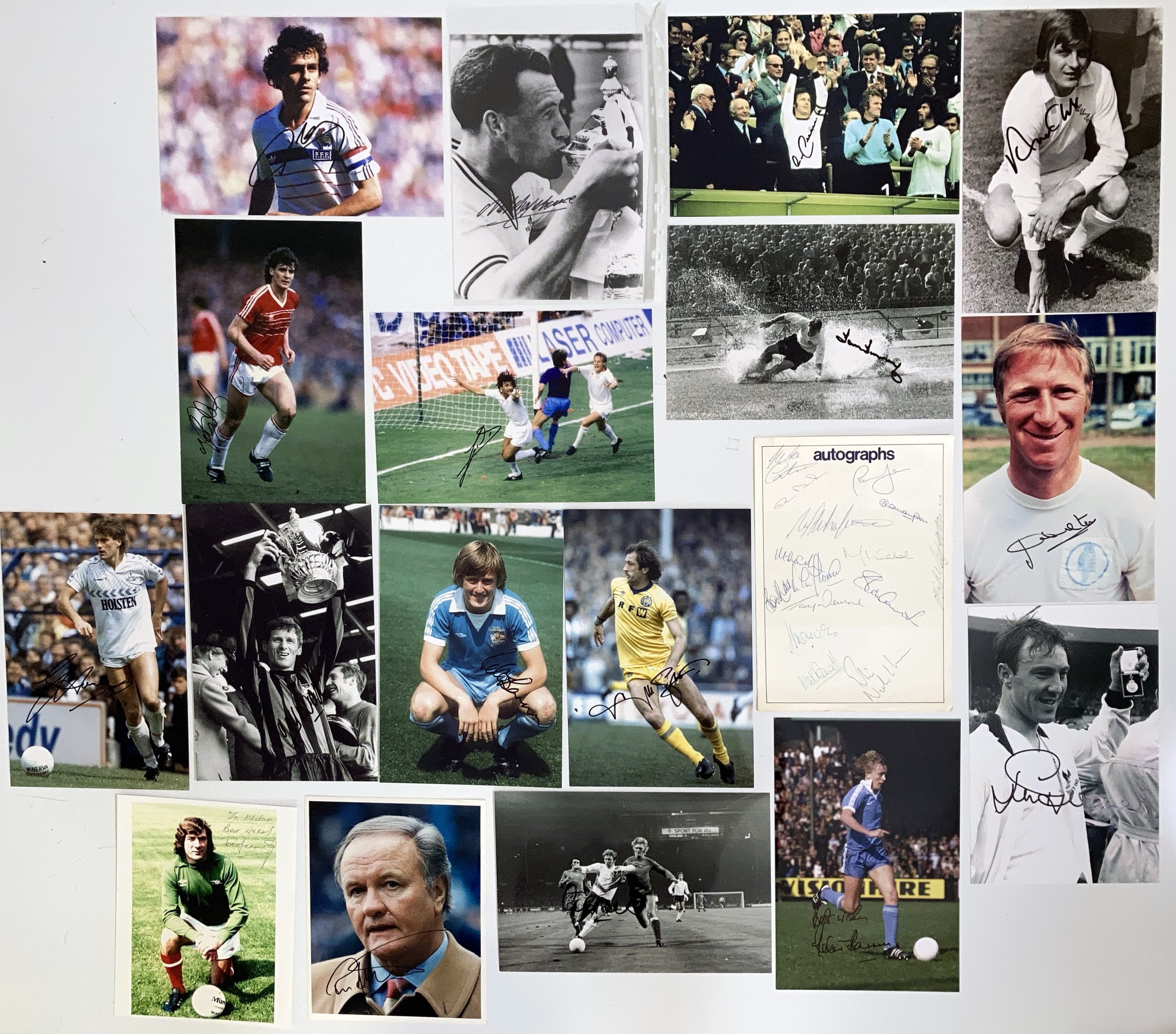Lot 152 - FOOTBALL AUTOGRAPHS - LEGENDS SIGNED