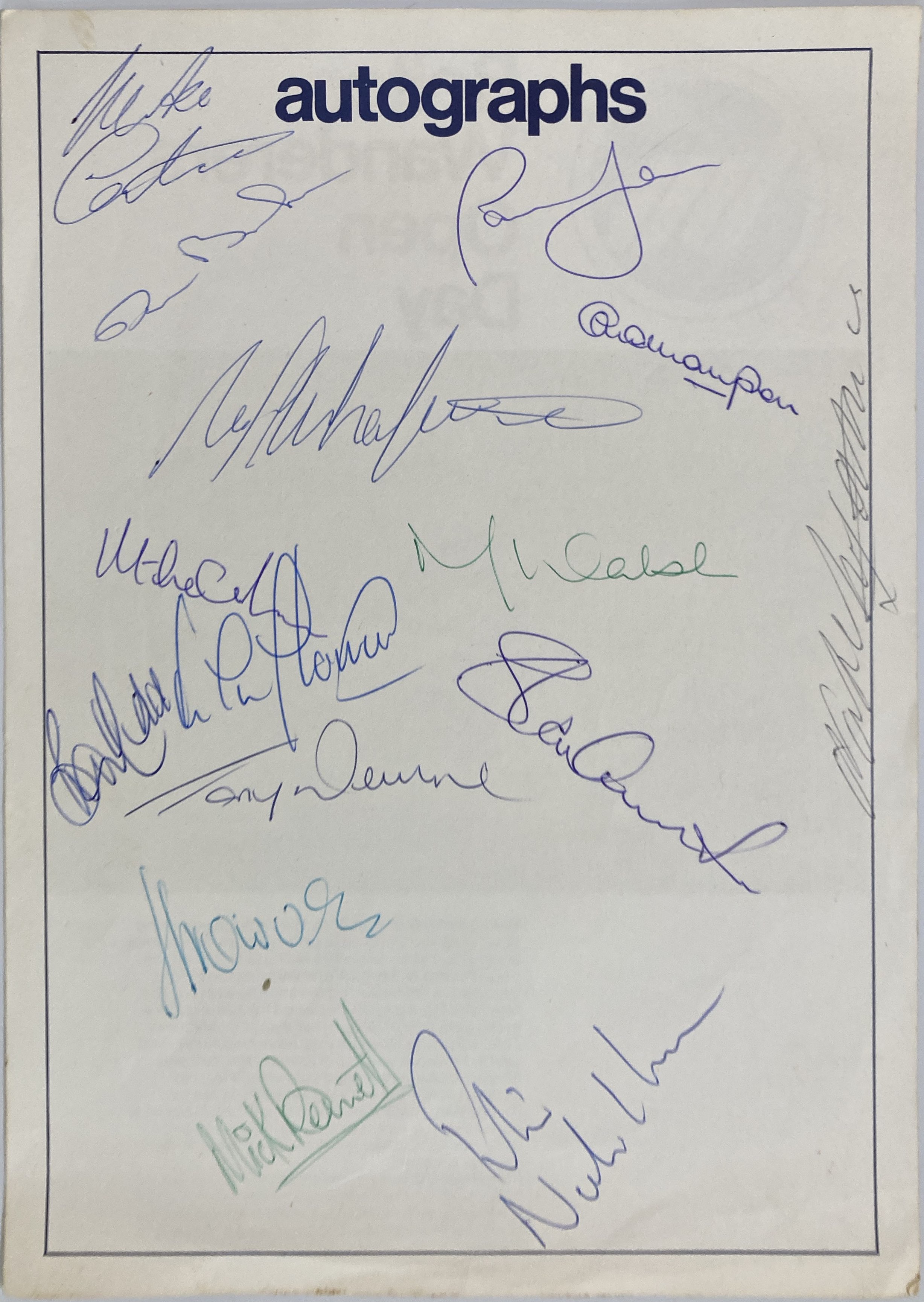 Lot 152 - FOOTBALL AUTOGRAPHS - LEGENDS SIGNED