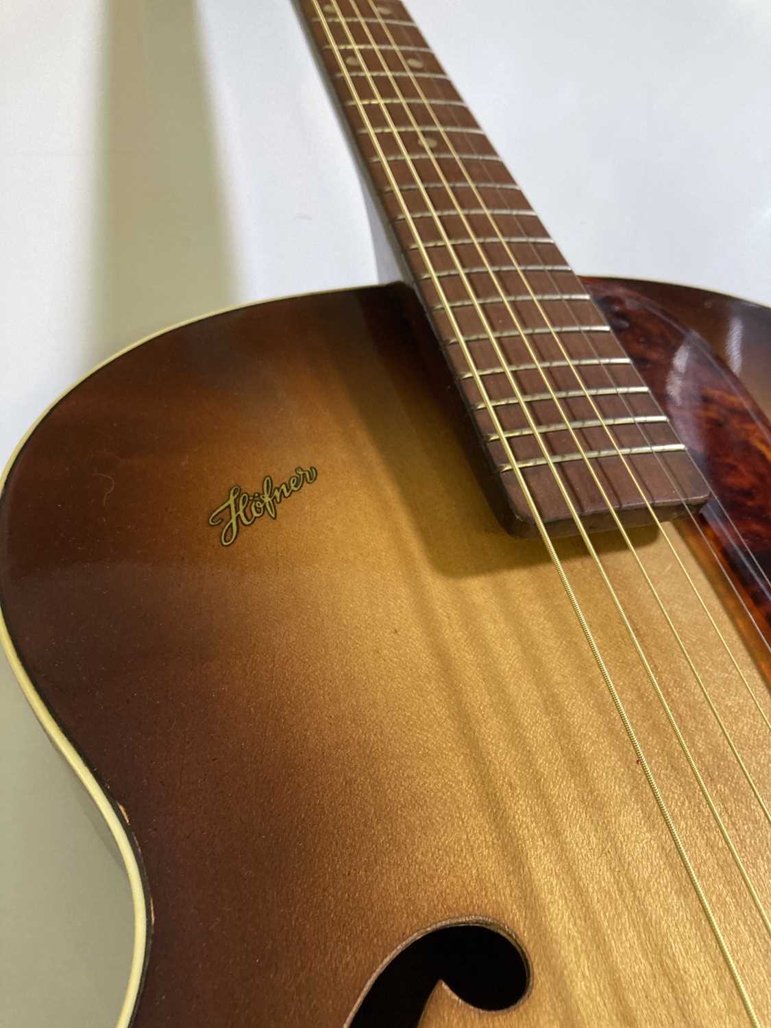 Lot 4 - HOFNER CONGRESS HOLLOW BODY ACOUSTIC GUITAR.