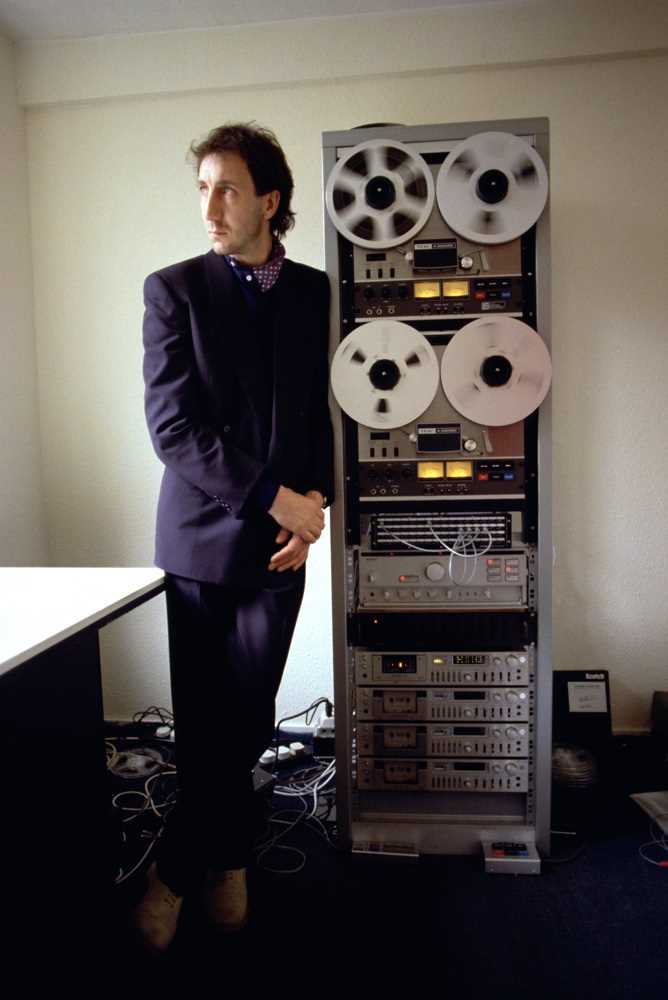 Lot 207 - MARTYN GODDARD - PETE TOWNSHEND/THE WHO,