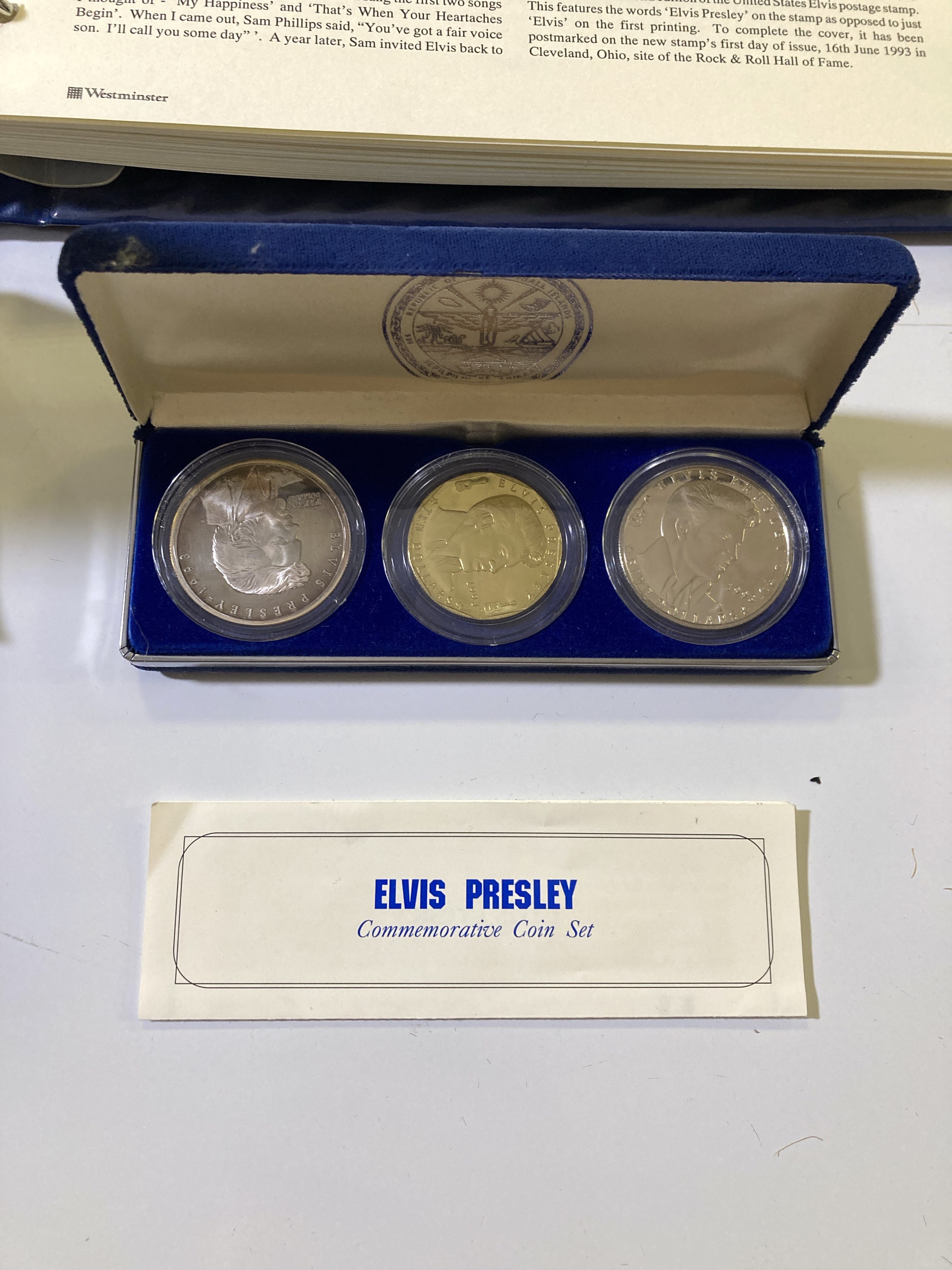 Lot 277 - ELVIS PRESLEY - COLLECTABLES INC SILVER
