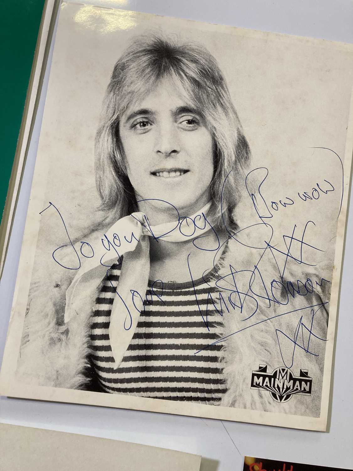 Lot 4 - MICK RONSON - A SIGNED PRESS KIT.