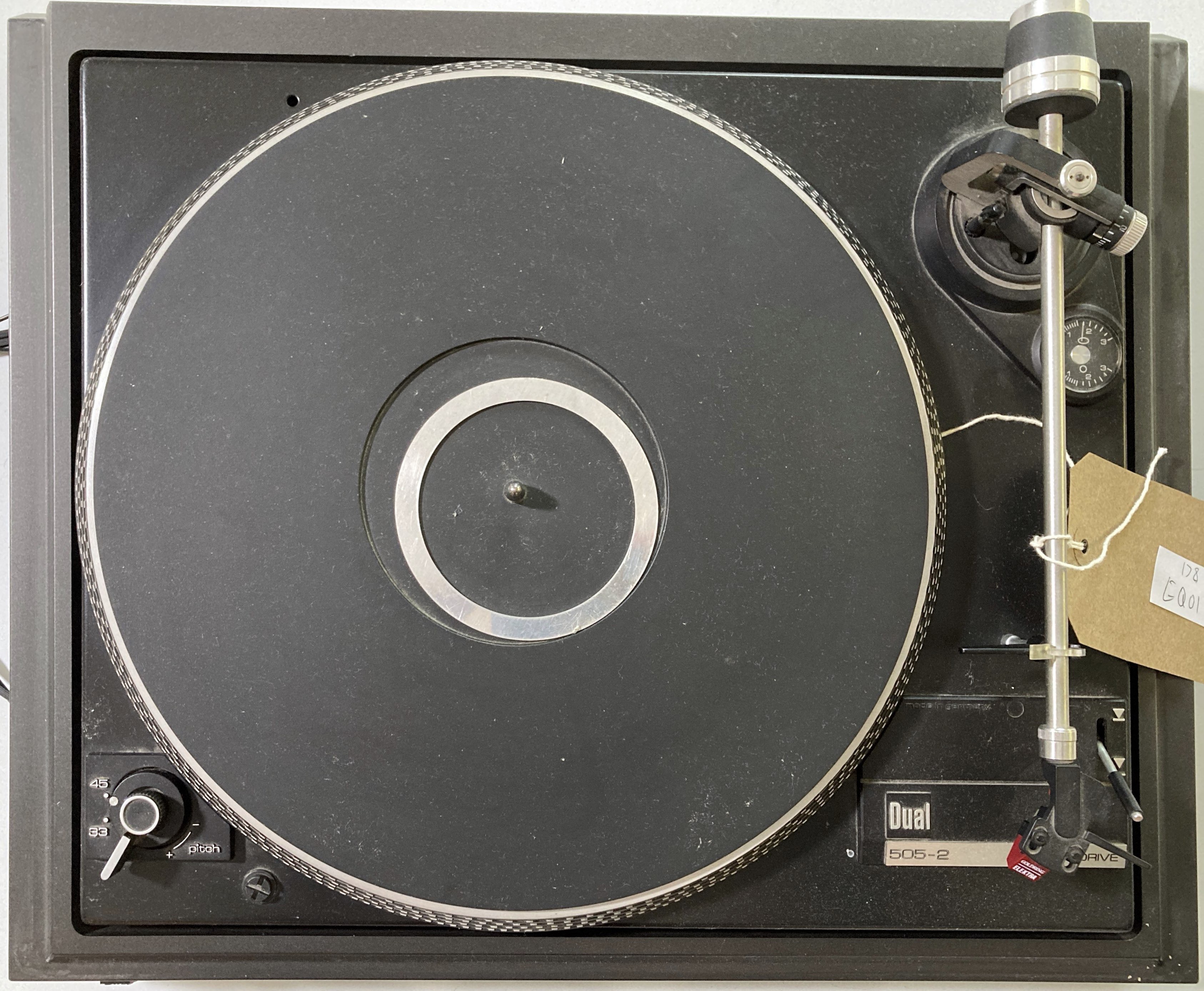 Lot 10 - DUAL 505-2 TURNTABLE.