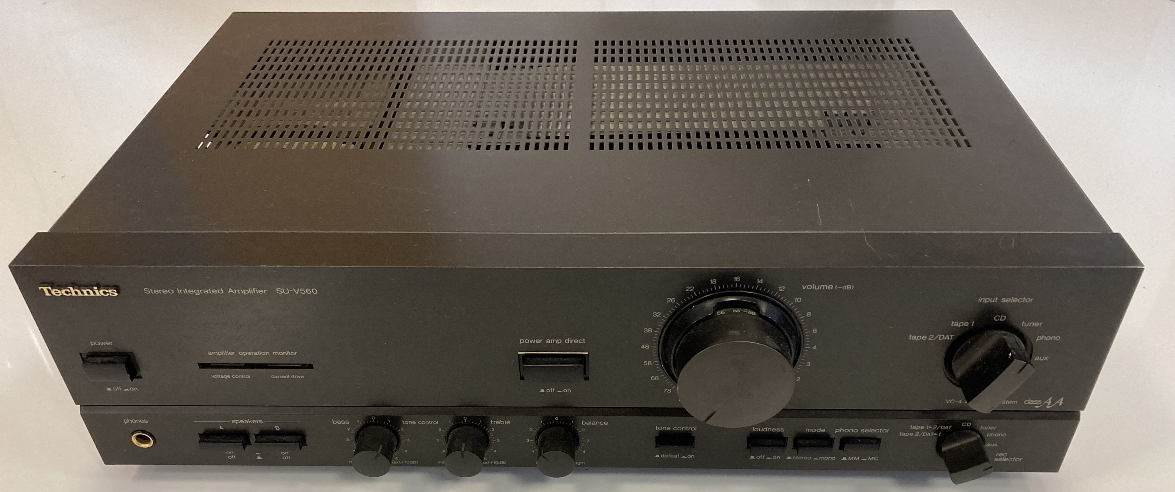 Lot 6 - TECHNICS SU-V560 AMPLIFIER