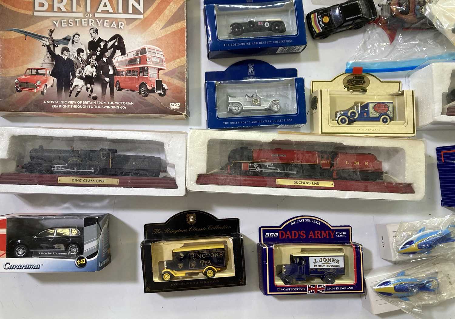 Lot 47 - TOY CARS, LORRIES, TRAINS & TRAILERS (CORGI,