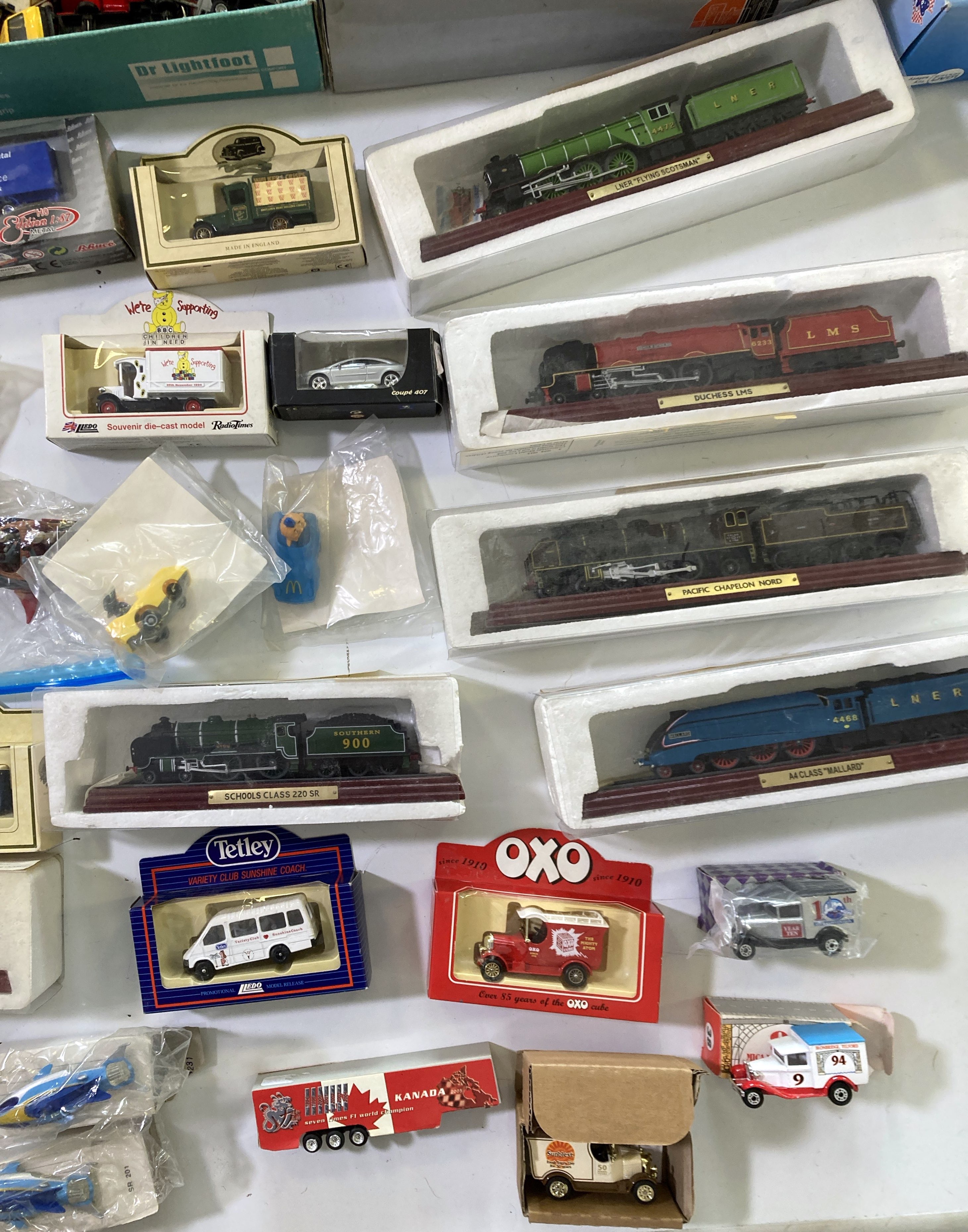 Lot 47 - TOY CARS, LORRIES, TRAINS & TRAILERS (CORGI,