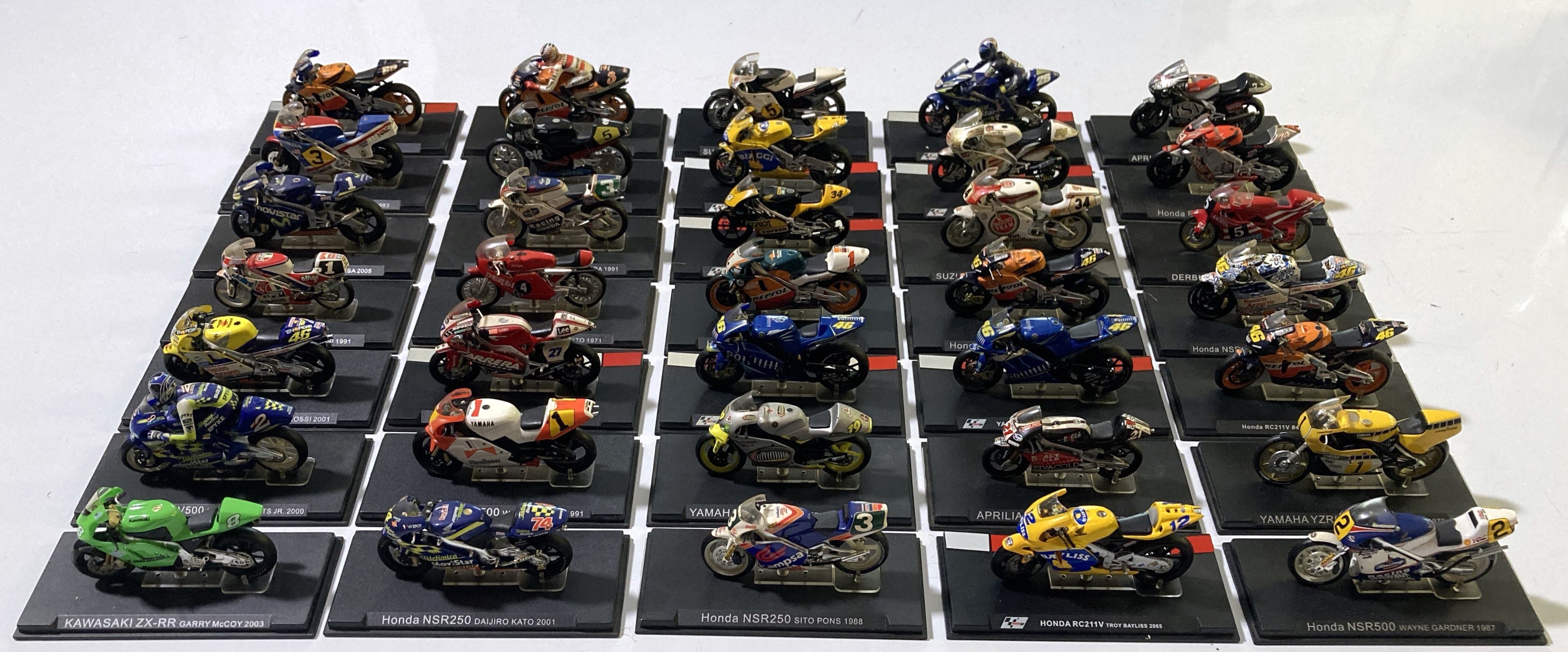 Lot 125 - MOTO GP FIGURINES - BIKES AND RIDERS.