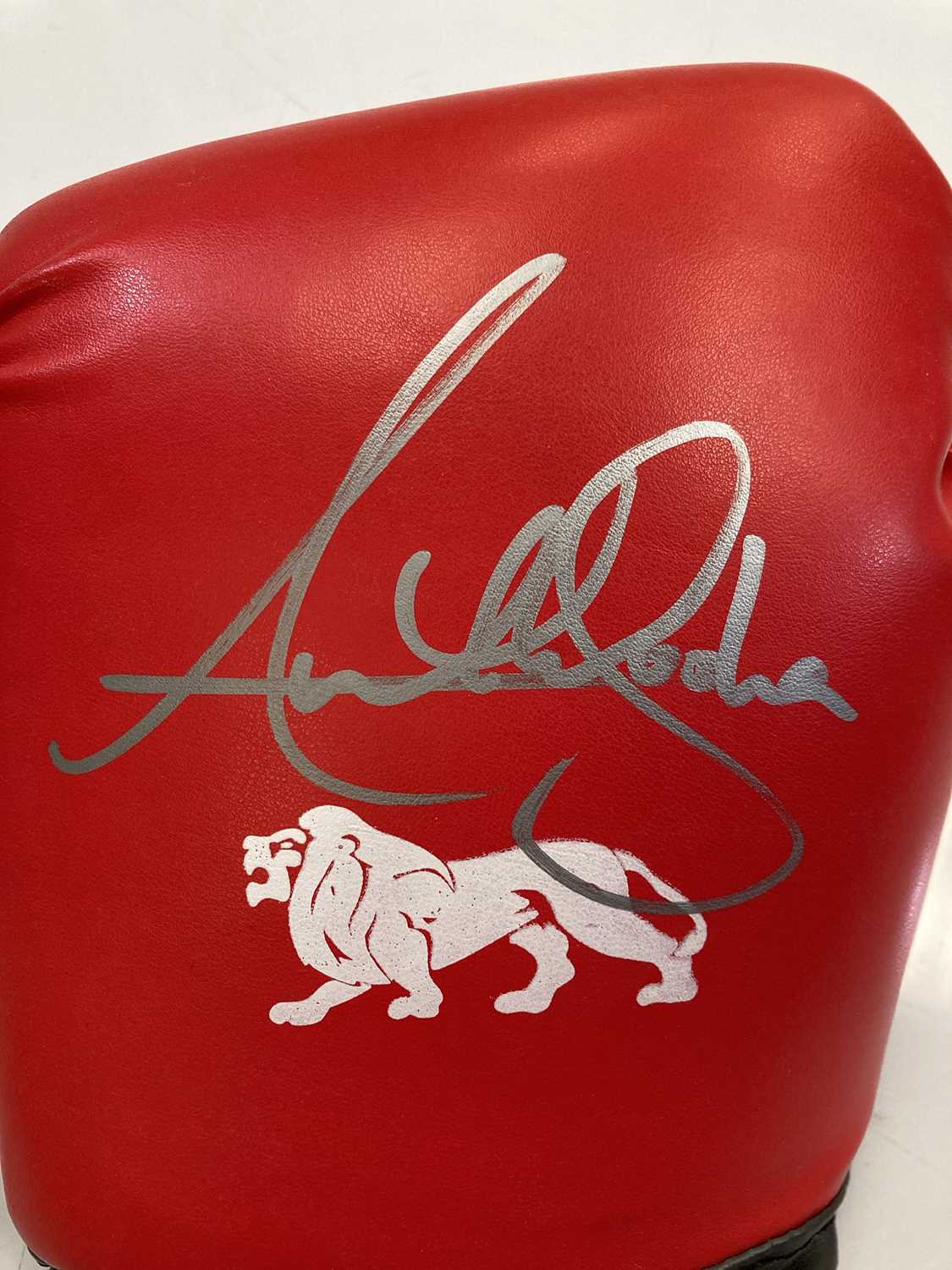 Lot 44 - ANTHONY JOSHUA - A SIGNED BOXING GLOVE.