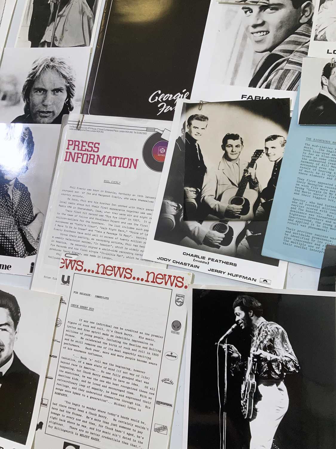 Lot 25 - PRESS KIT ARCHIVE - ROCK N ROLL ARTISTS.