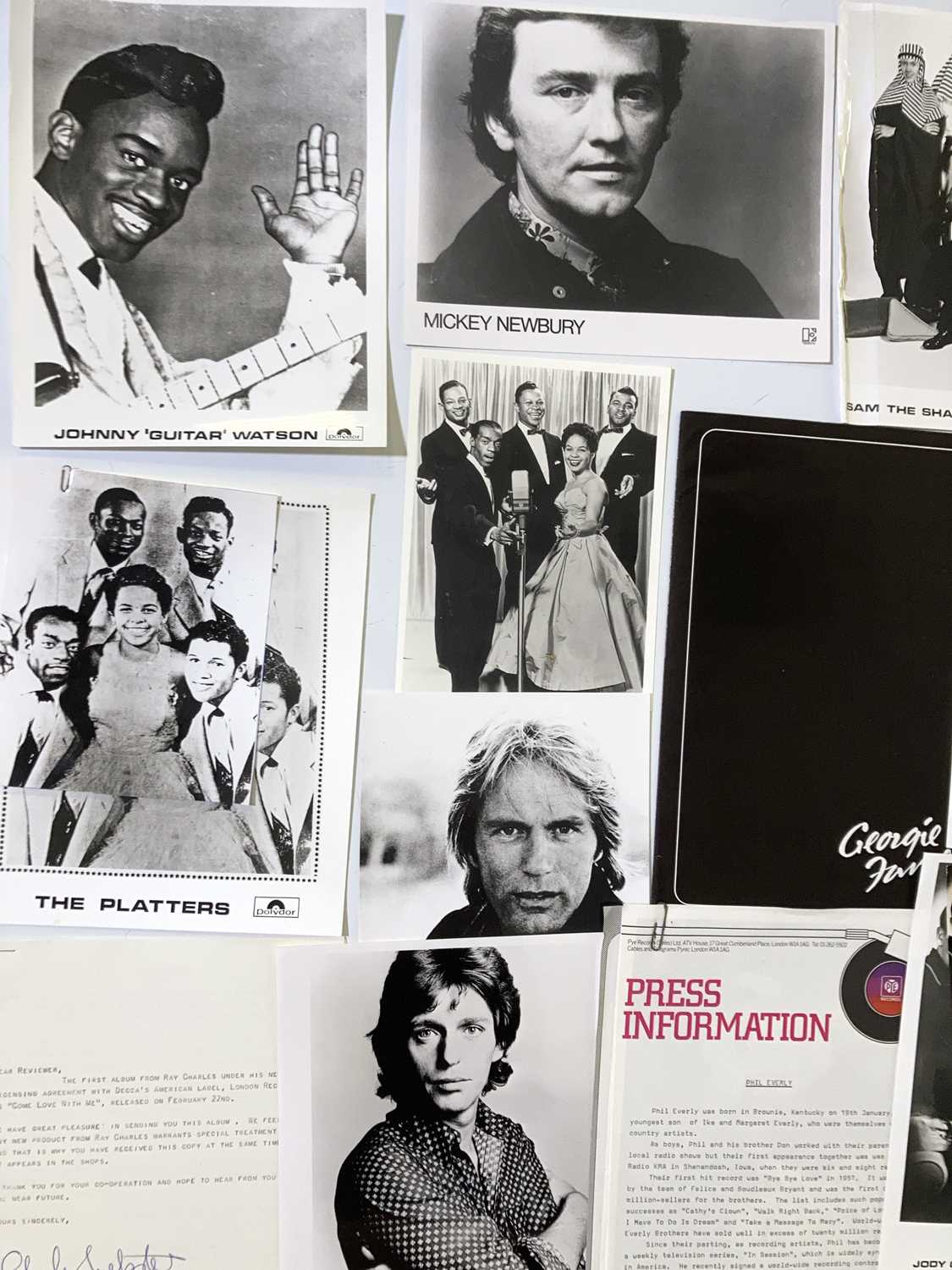 Lot 25 - PRESS KIT ARCHIVE - ROCK N ROLL ARTISTS.