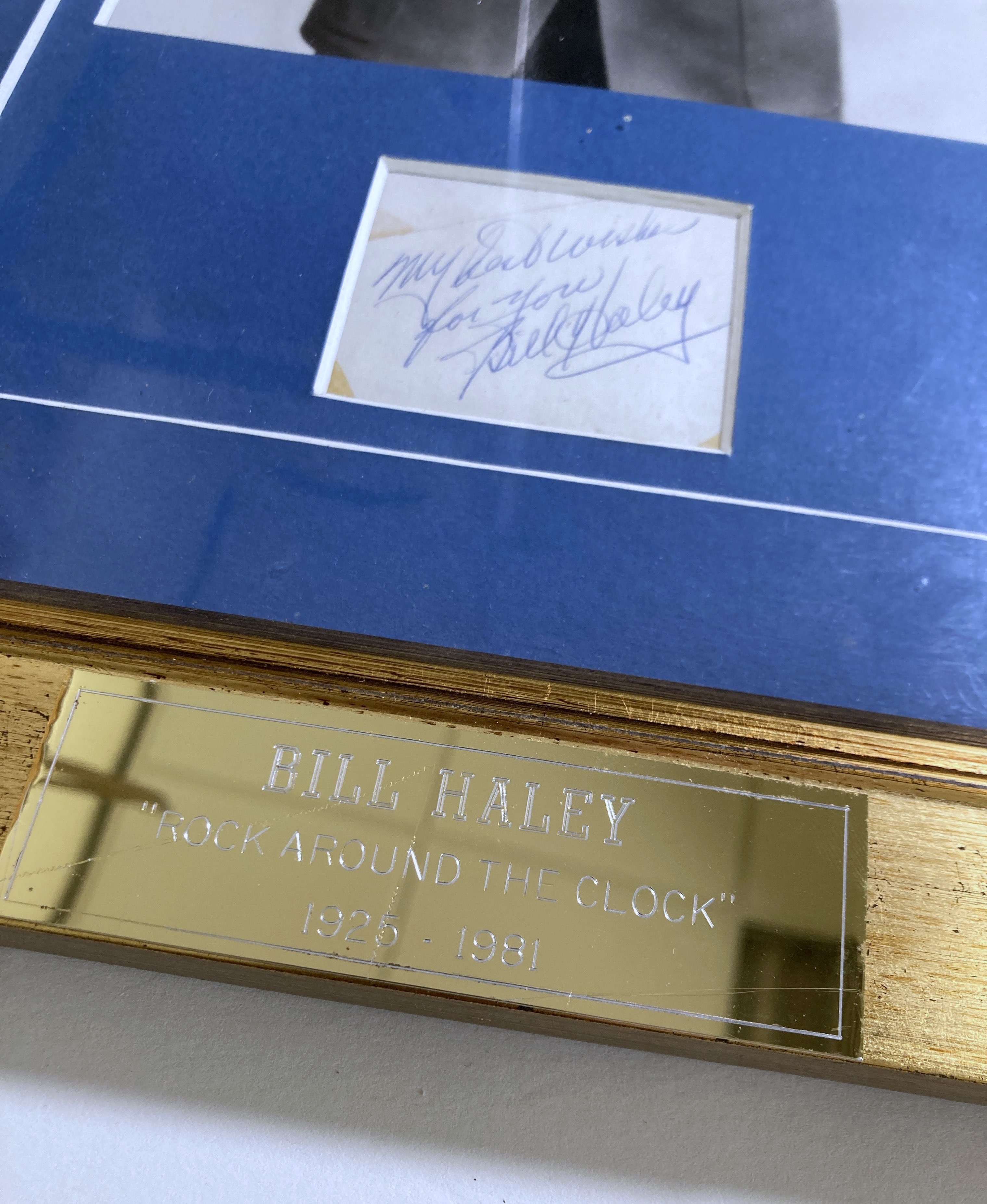 Lot 384 - BILL HALEY.