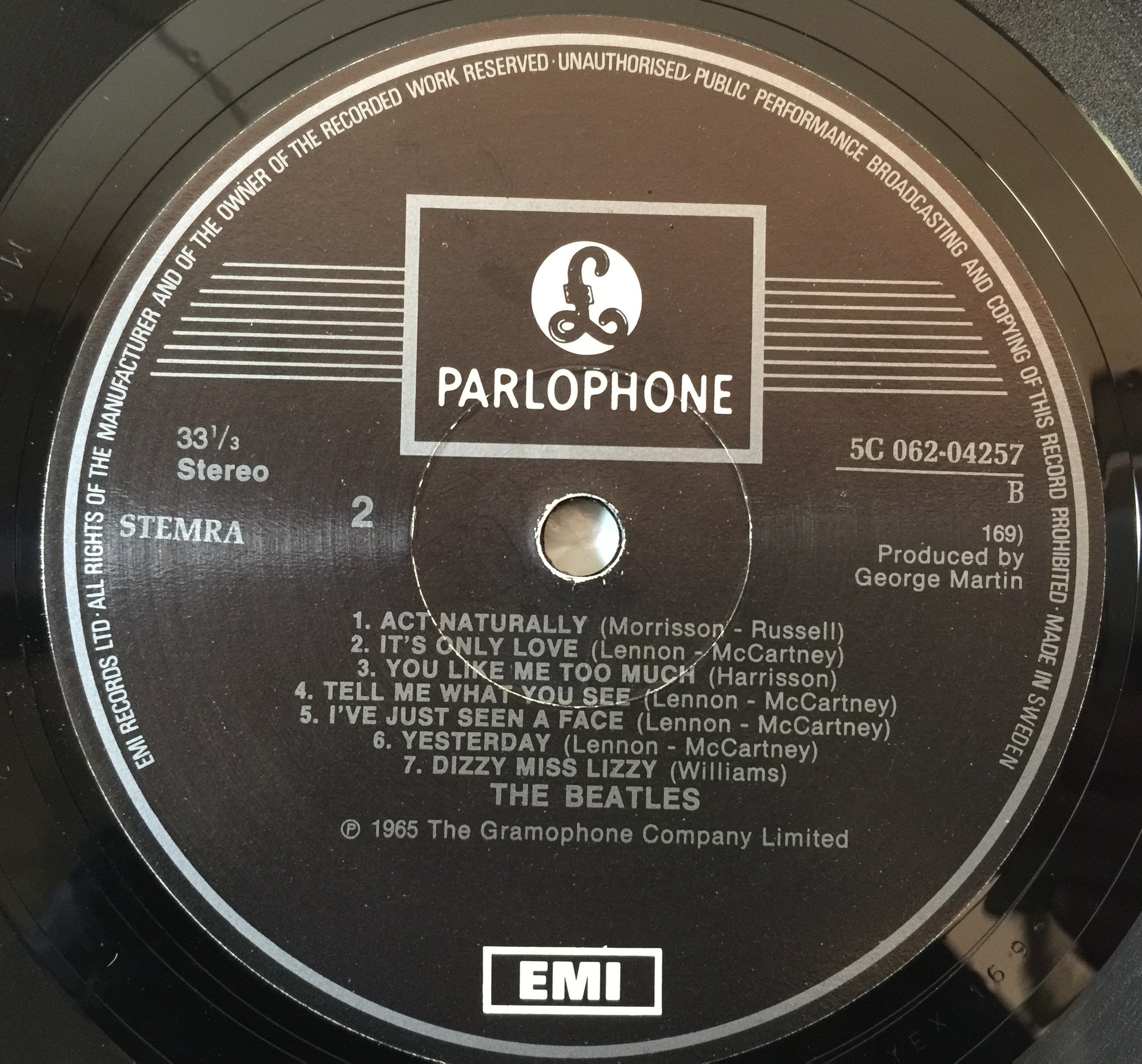 Lot 73 - THE BEATLES - HELP LP (SWEDISH 'SHELL' COVER