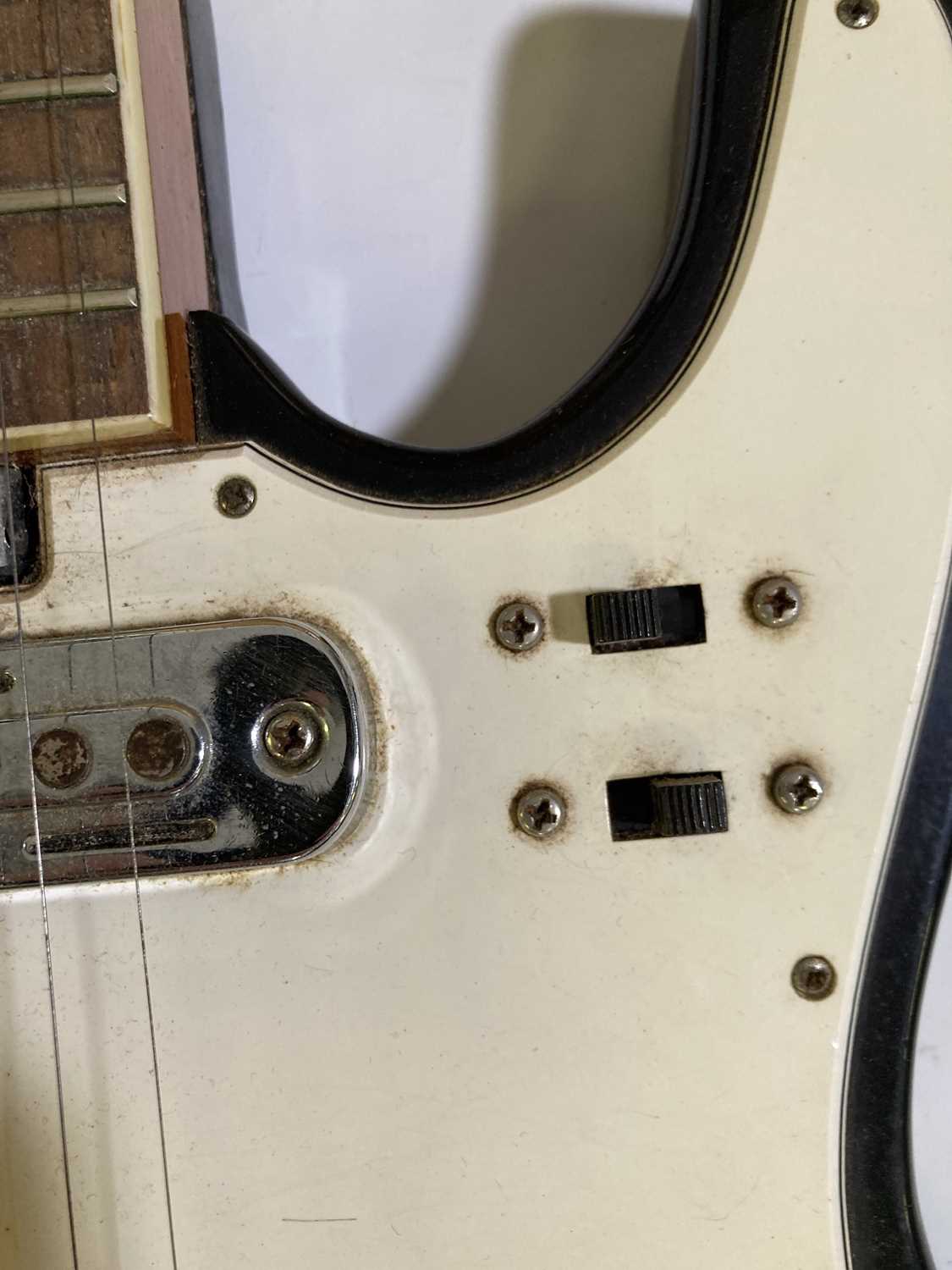 Lot 38 - JEDSON GUITAR.