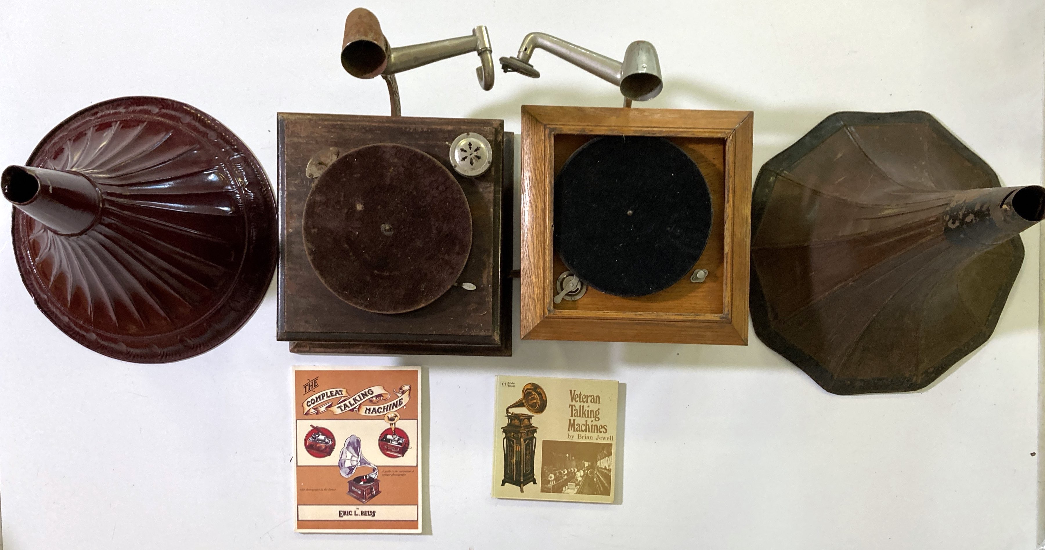 Lot 28 - GRAMOPHONES.
