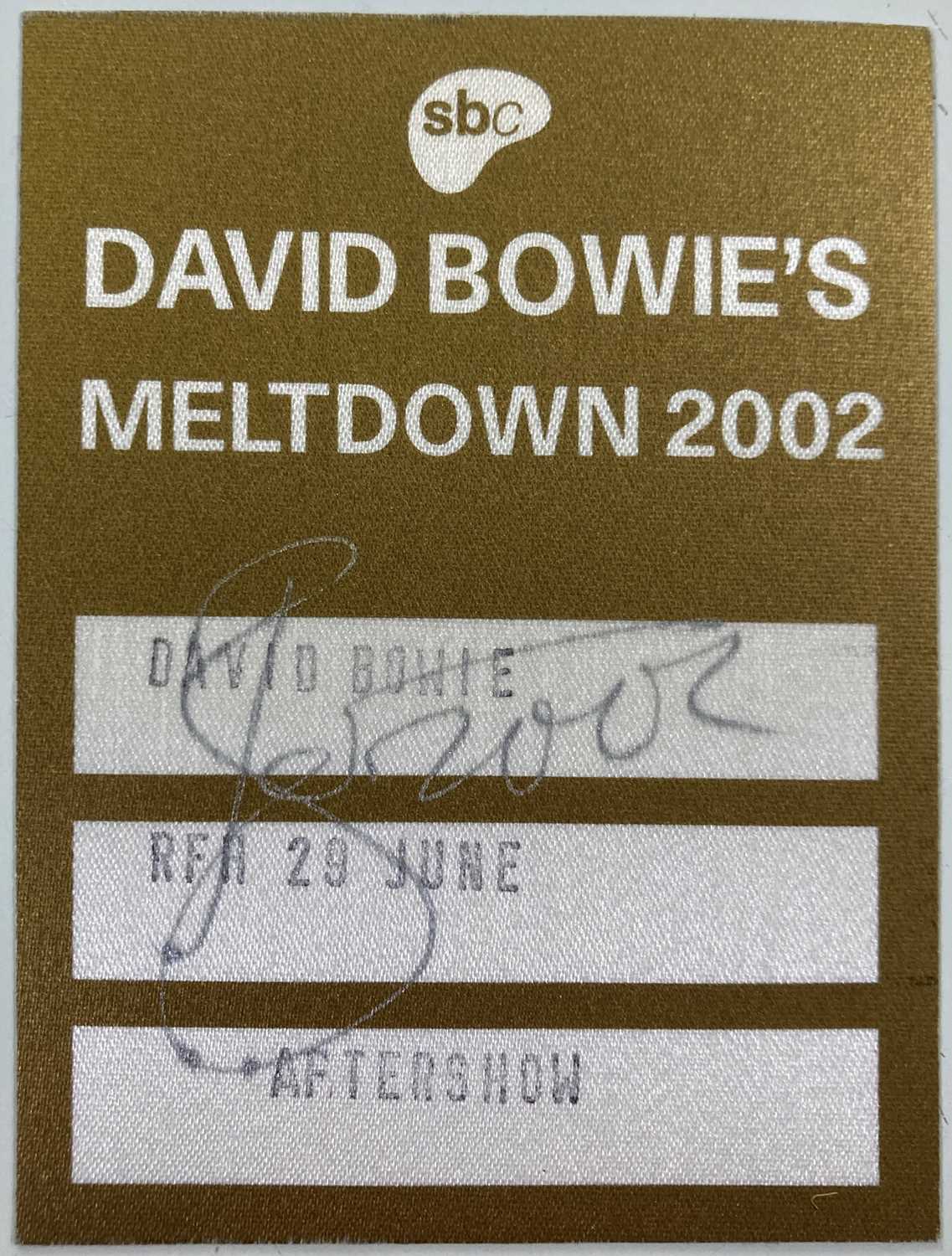 Lot 110 - DAVID BOWIE - SIGNED AAA PASS.