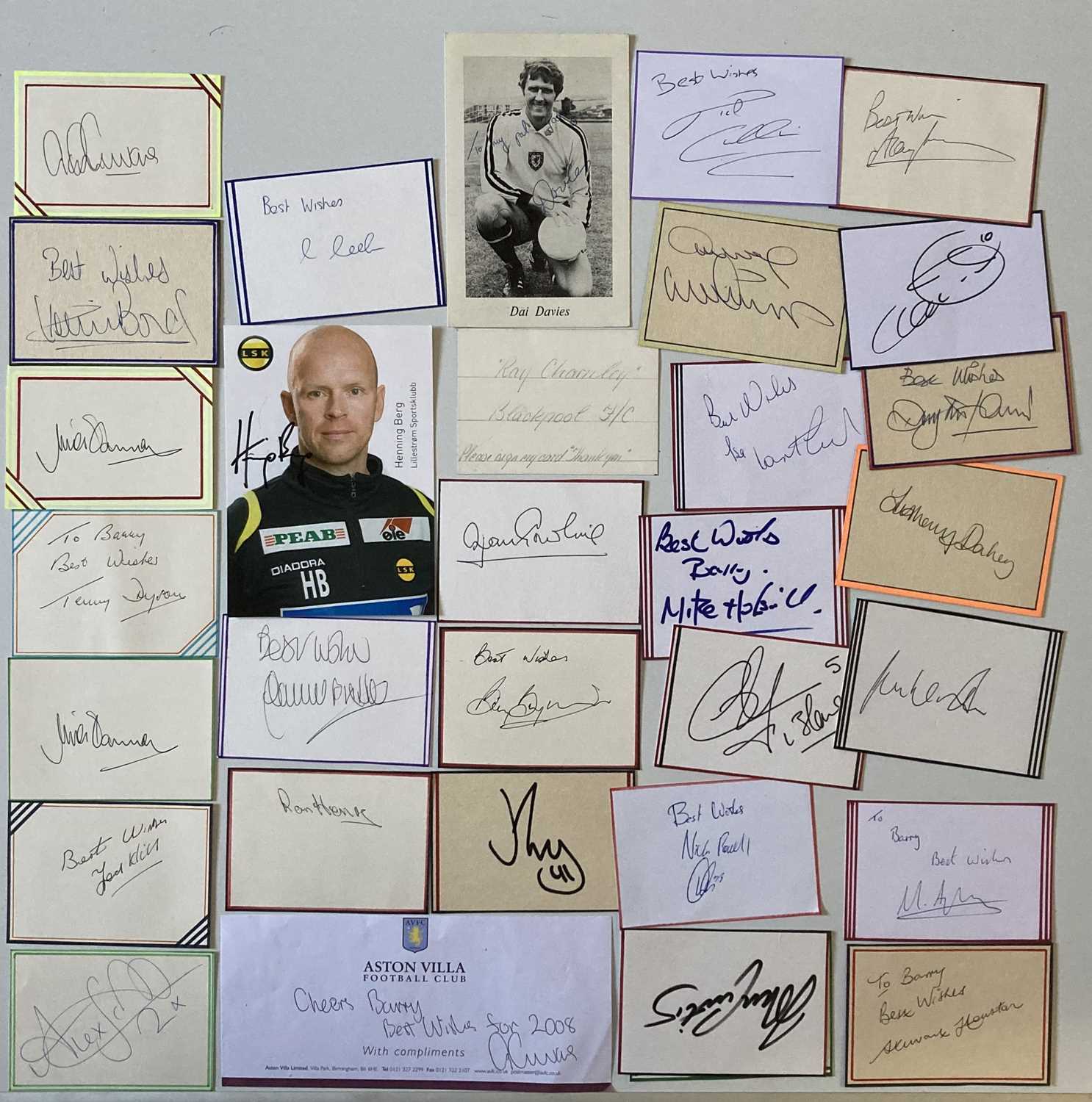 Lot 150 - SPORTS AUTOGRAPHS - FOOTBALLERS PAST AND