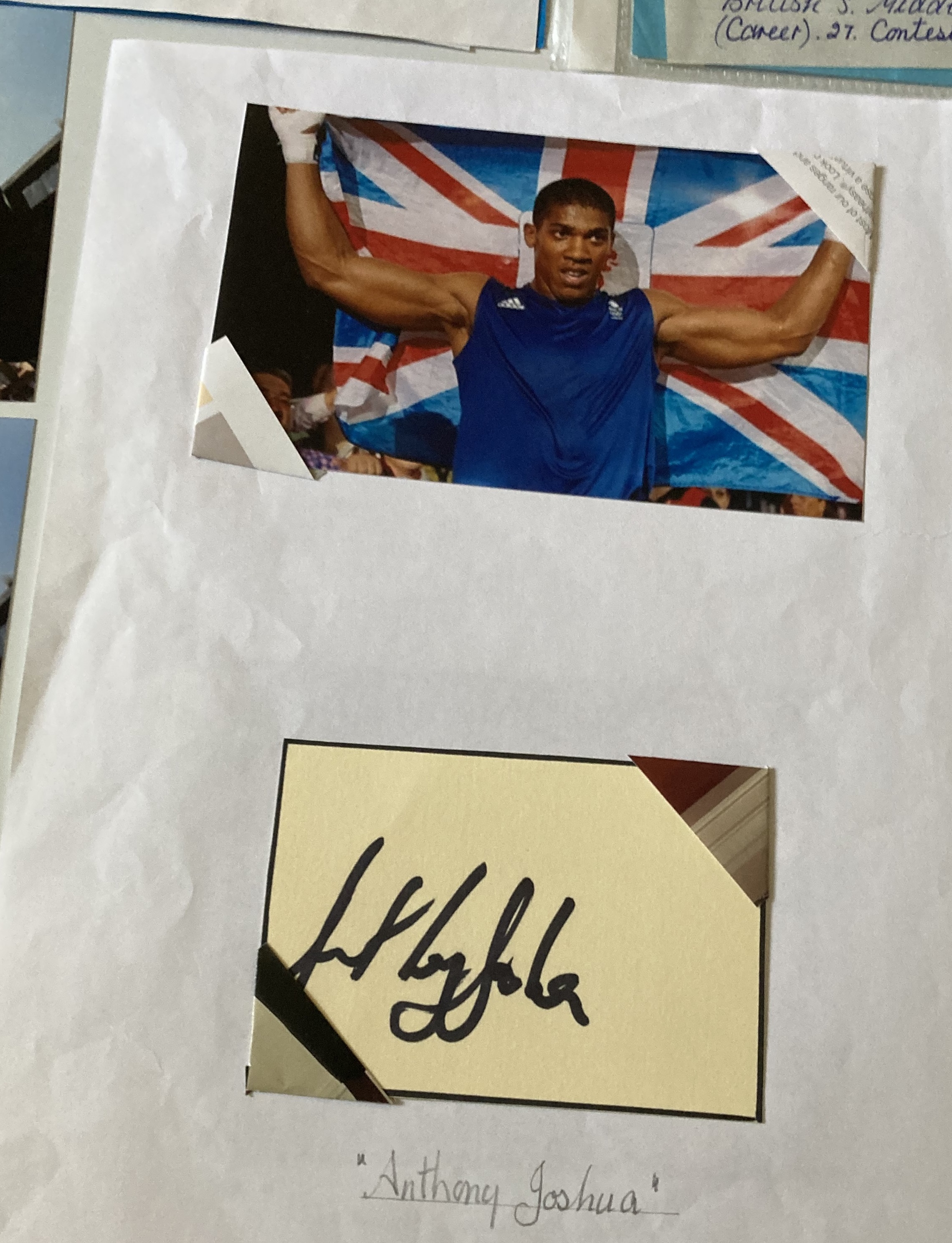 Lot 158 - SPORTS AUTOGRAPHS - BOXING WORLD CHAMPIONS