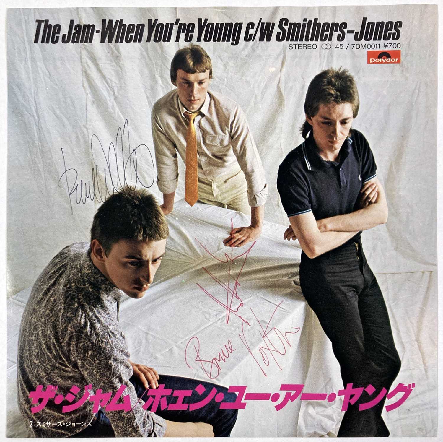 Lot 424 - THE JAM - WHEN YOU'RE YOUNG SIGNED 7" SINGLE.