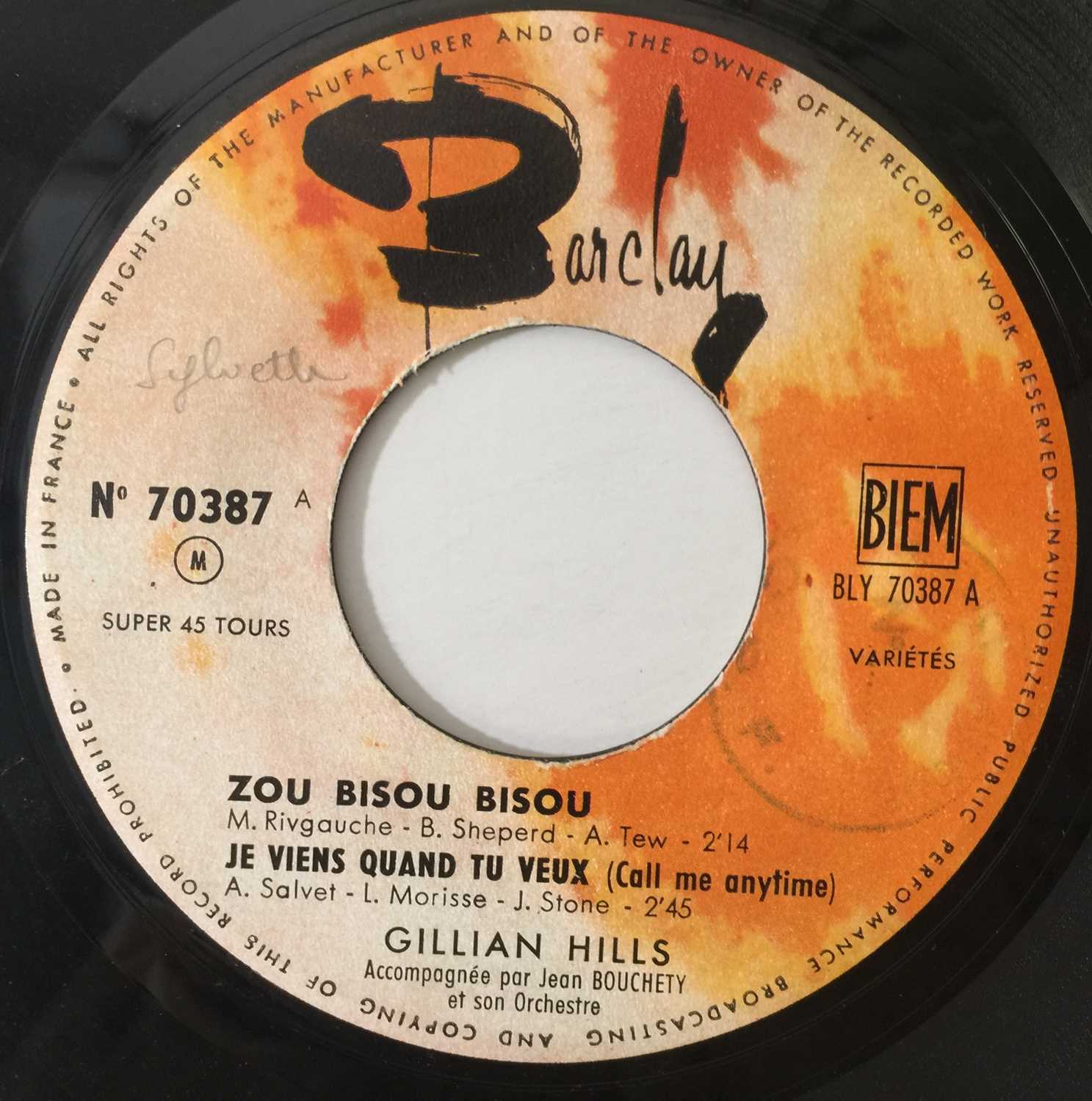 Lot 669 - GILLIAN HILLS - ZOU BISOU BISOU 7" EP (LATIN