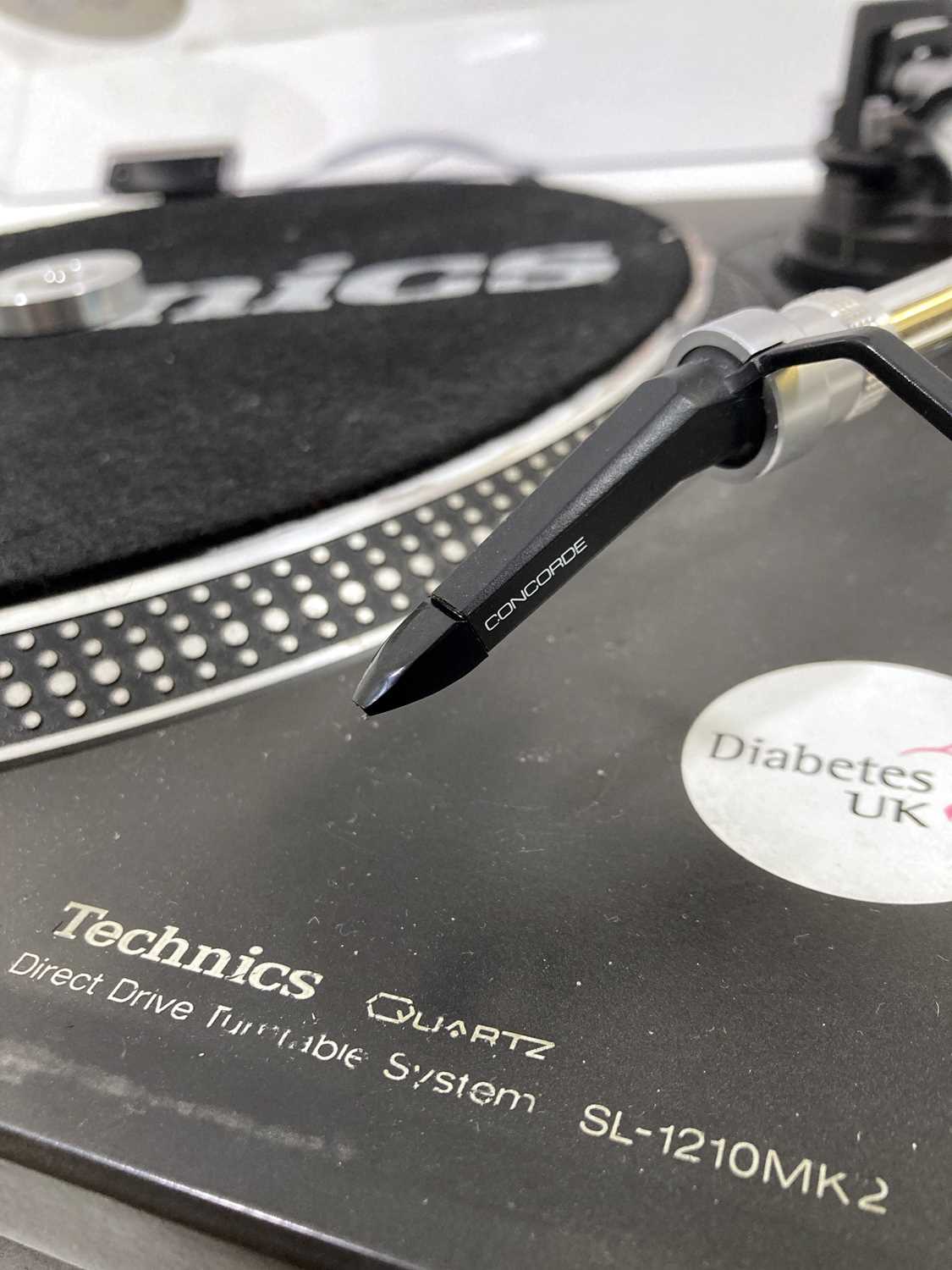 Lot 7 - TECHNICS SL-1210 MK2 TURNTABLE.