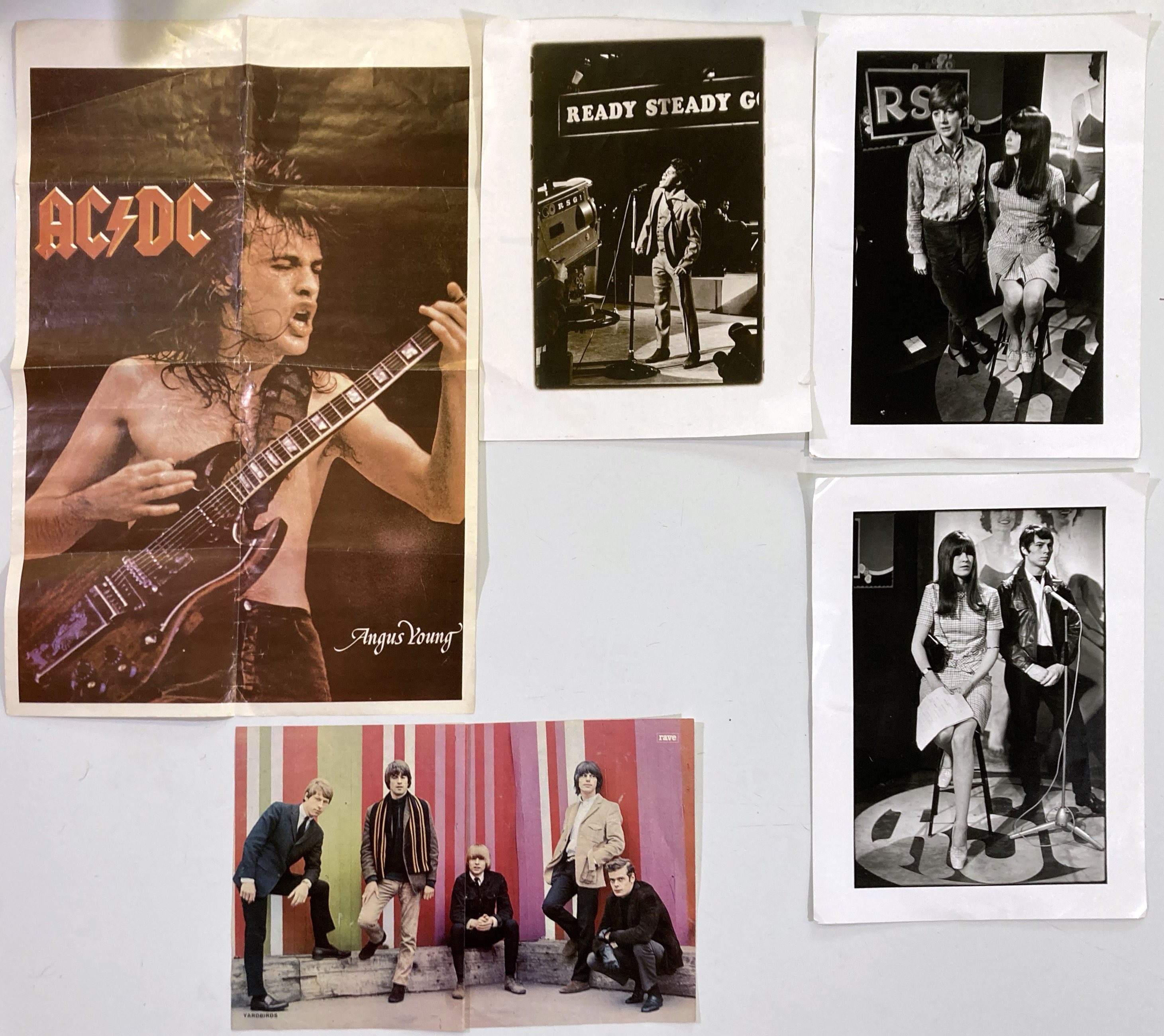 Lot 140 - CONCERT MEMORABILIA INC TICKETS / HANDBILLS