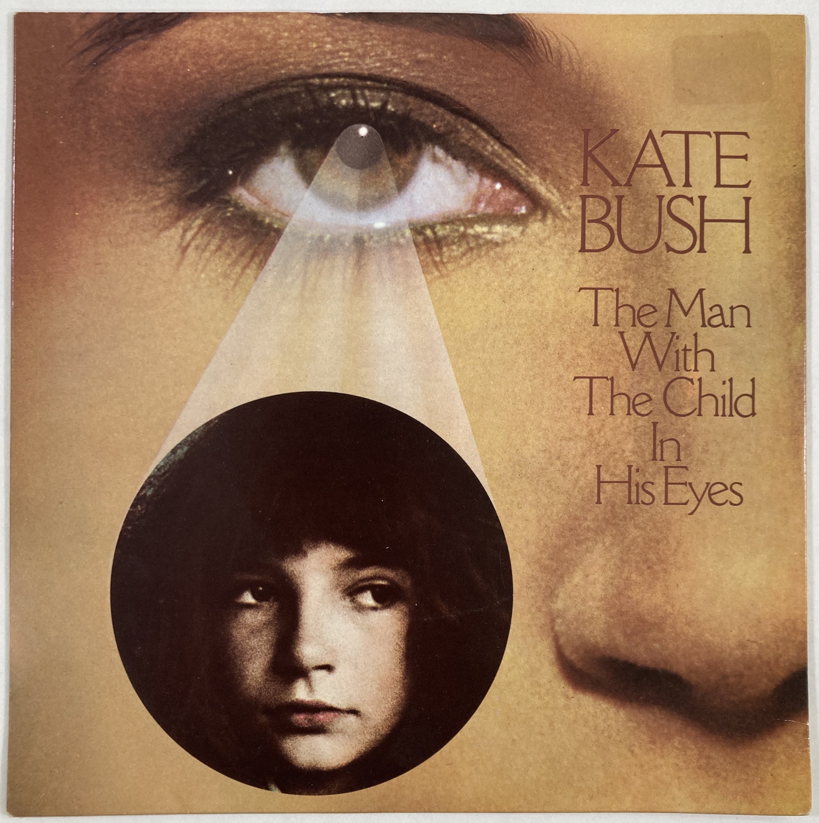 Lot 286 - KATE BUSH - SIGNED 7".